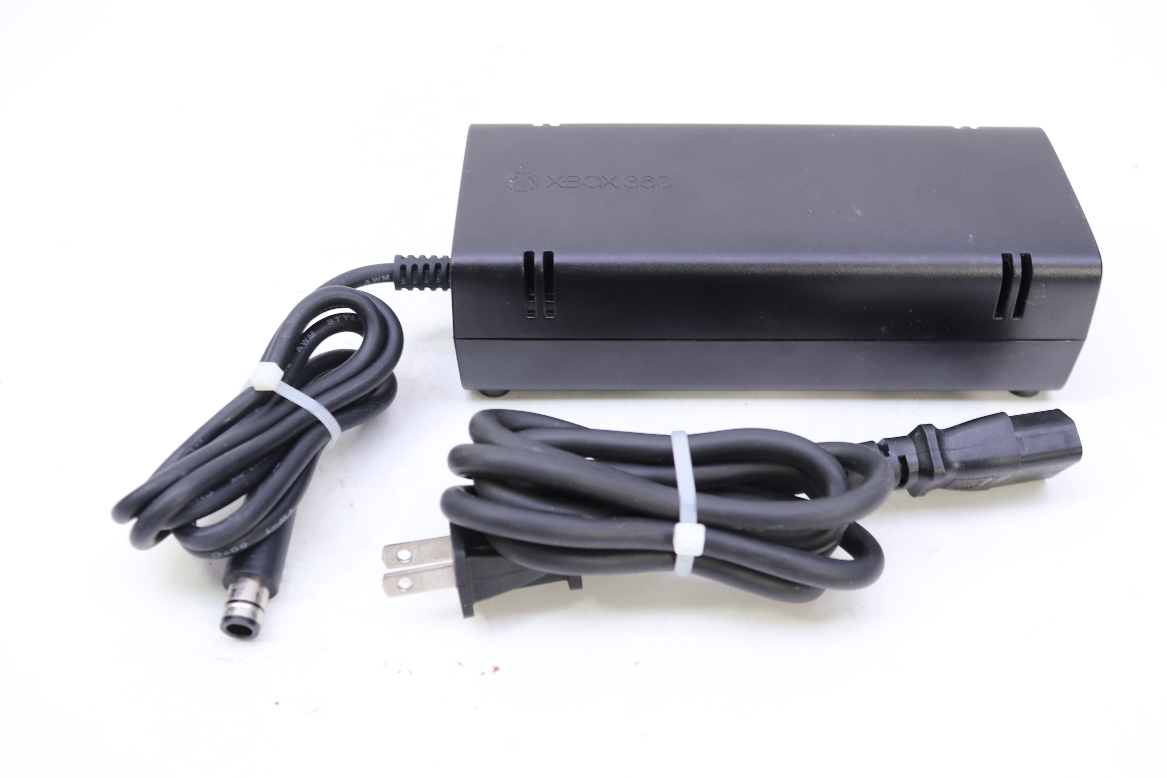 Microsoft 1538 500GB Video Game Console Xbox 360 E 500GB - 1575