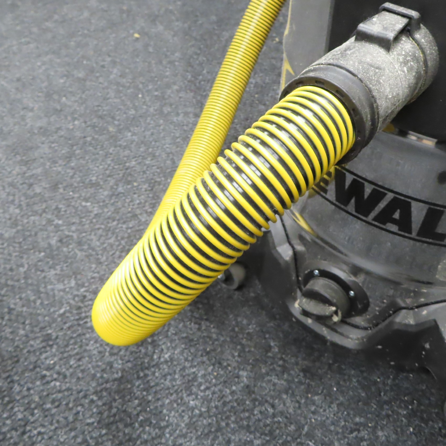 DeWalt DXV10SA 10 Gallon 5.0 HP 120V Corded Wet/Dry Vacuum (Local Pick ...