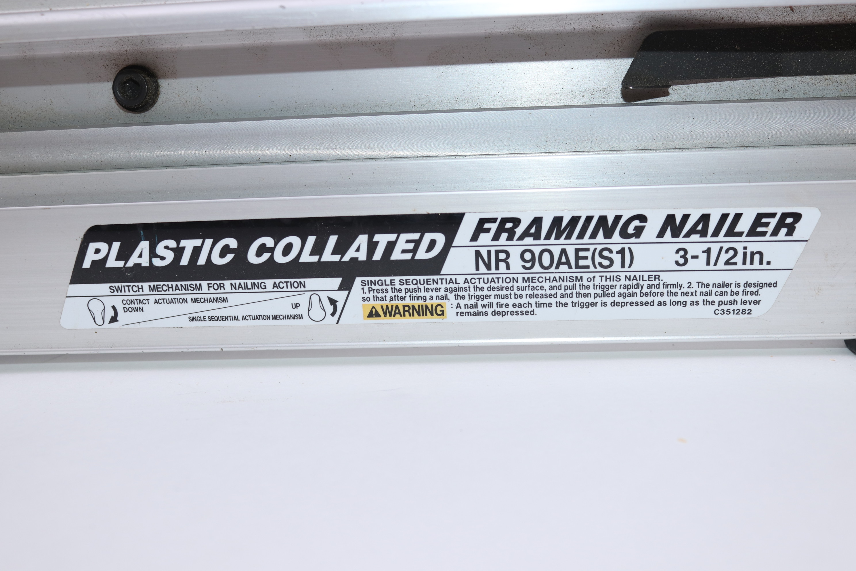 Hitachi NR90AE(S1) 3-1/2" Plastic Collated Framing Nailer