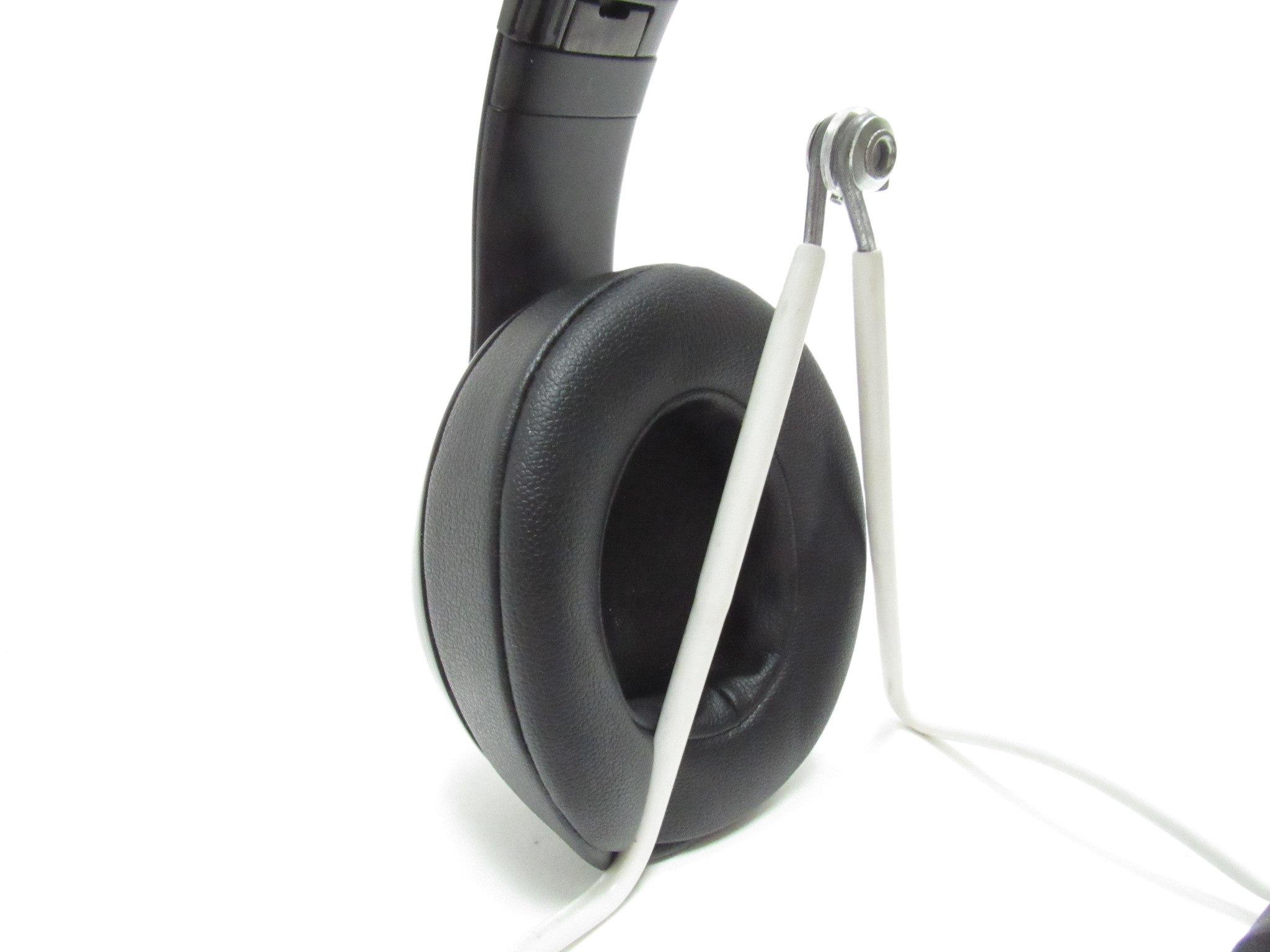 Beats by Dr. Dre Studio 3 A1914 Bluetooth Wireless Headphones Black