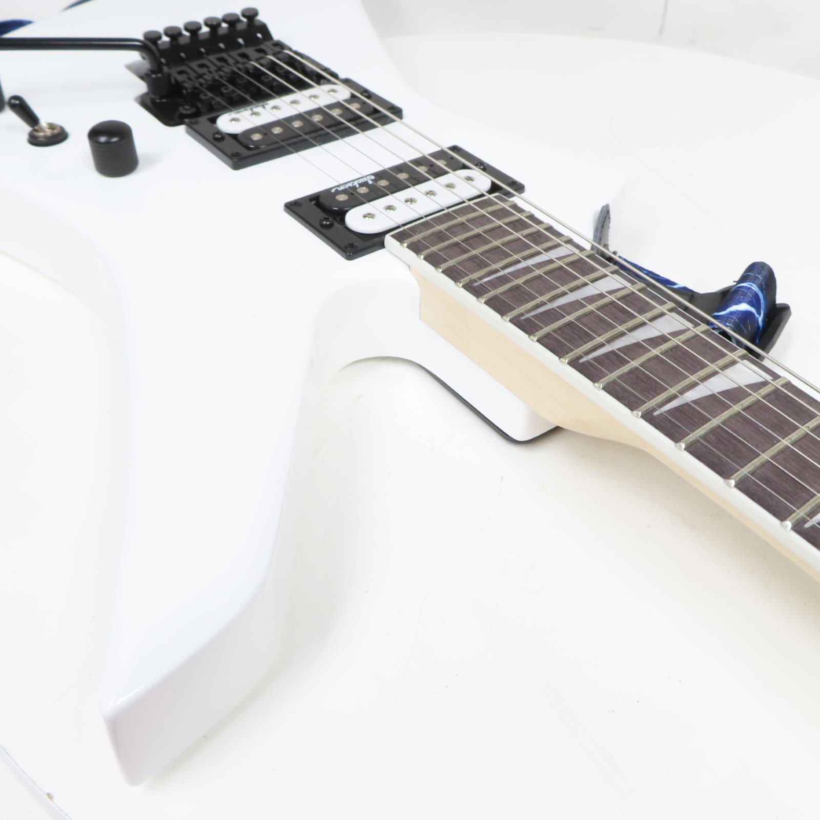 Jackson JS32 JS Series Kelly 6-String Solid Body Electric Guitar - Snow ...