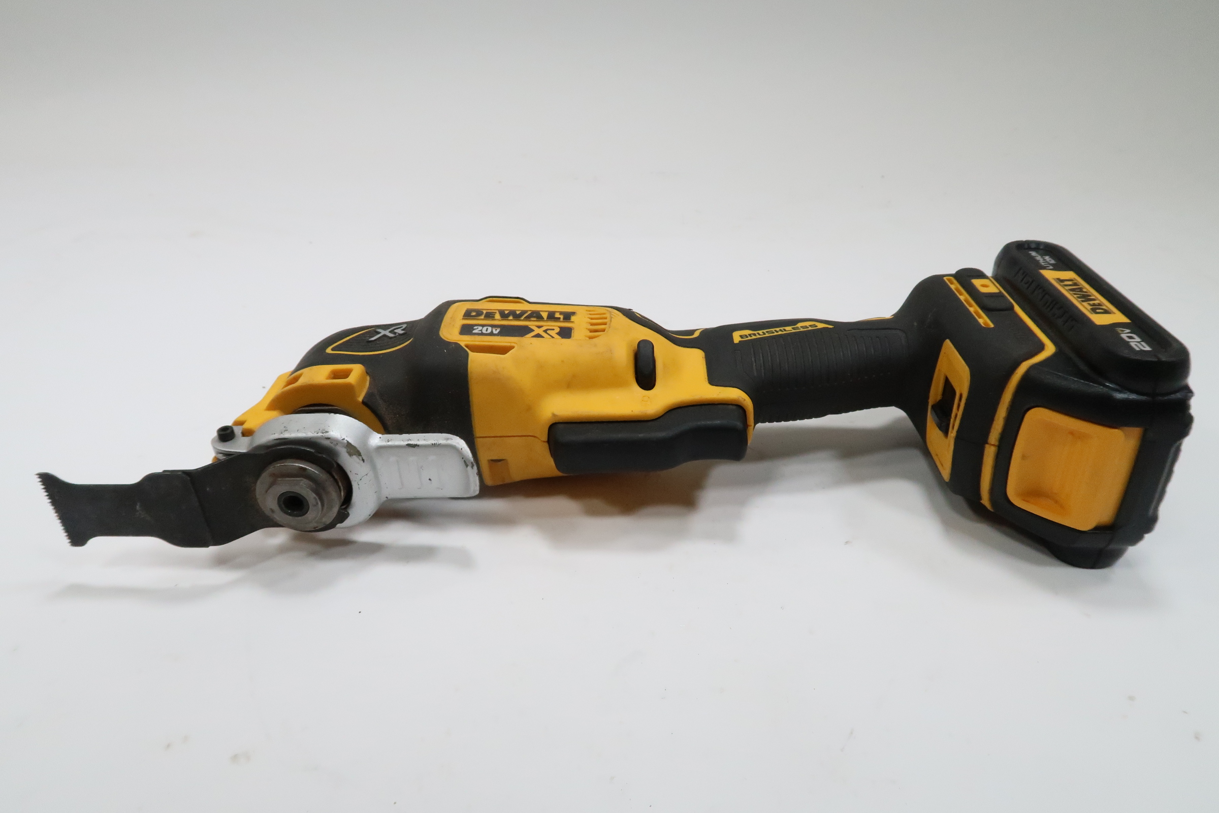 DeWalt DCS356 20V MAX XR Cordless Brushless 3-Speed Oscillating Multi ...