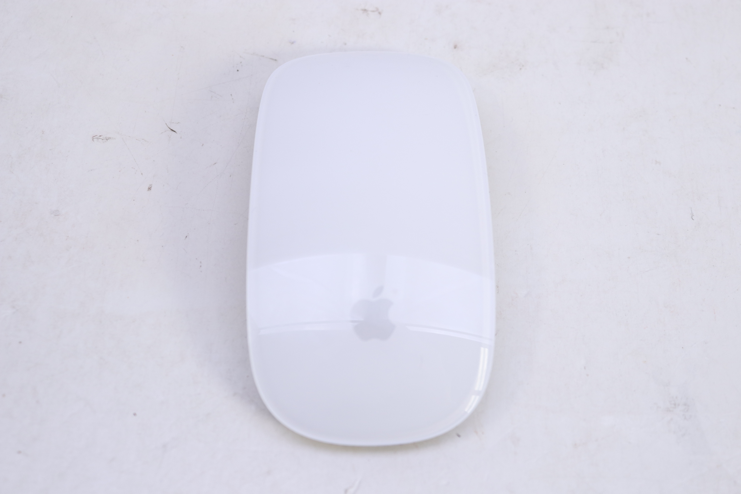 Apple MK2E3AM/A Magic Mouse Bluetooth Wireless Computer Mouse