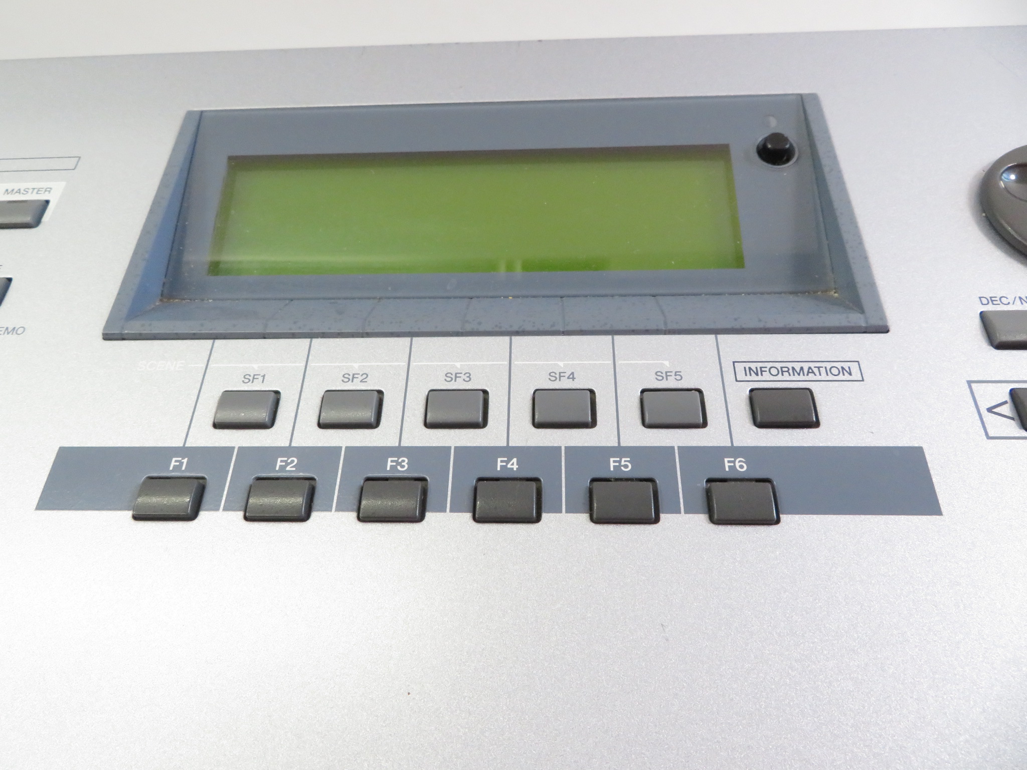 Yamaha MOTIF ES6 61-Key Music Production Synthesizer Keyboard