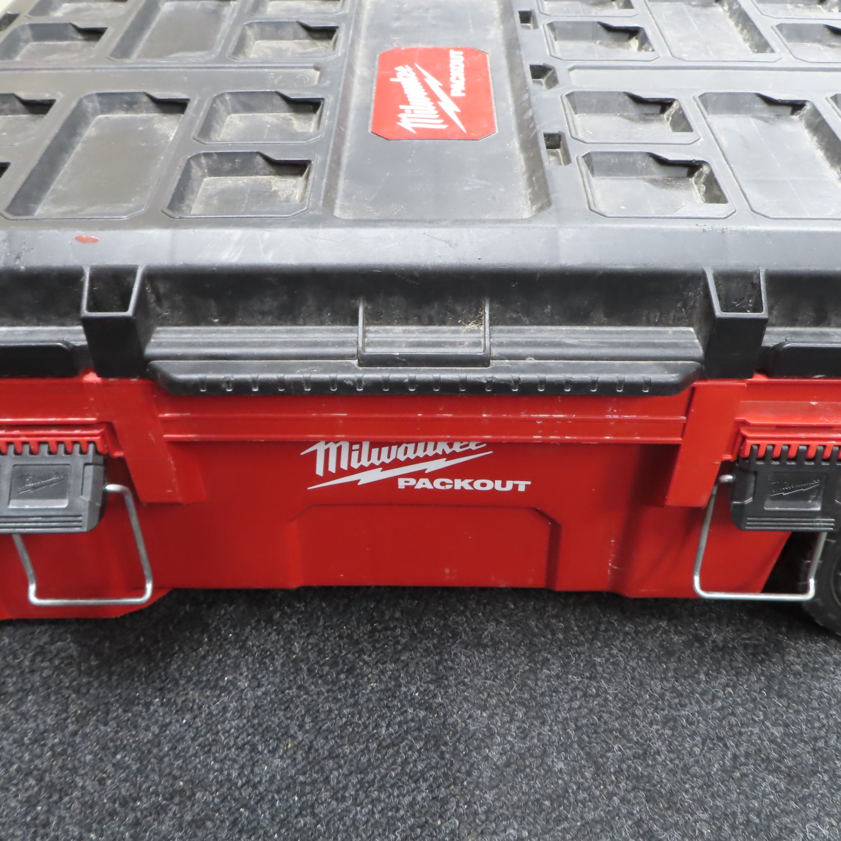 Milwaukee 48-22-8428 PACKOUT 38" Rolling Tool Chest (Local Pick-Up Only)