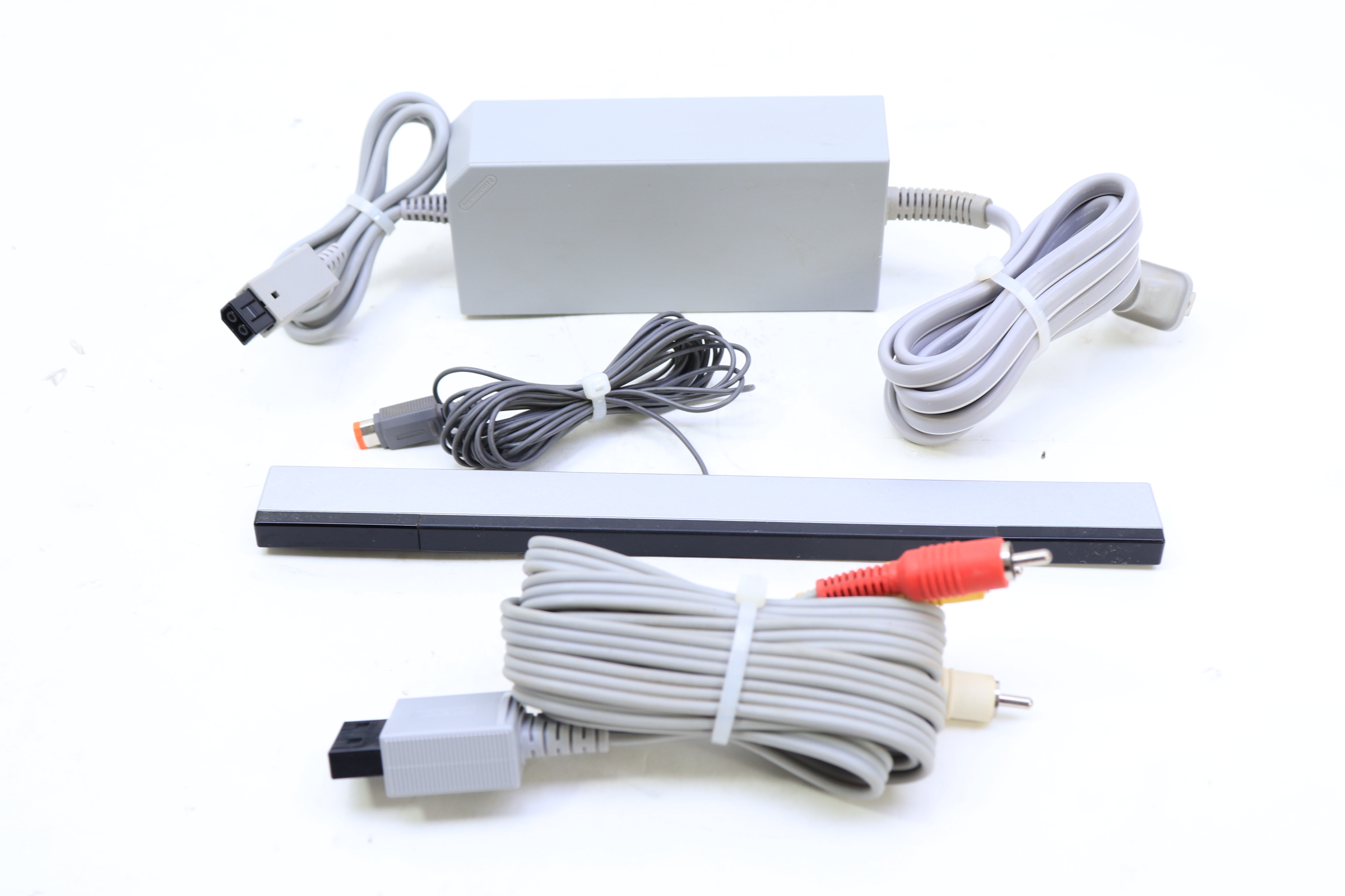 Nintendo Wii RVL-001 512MB White Body Home Video Gaming Console