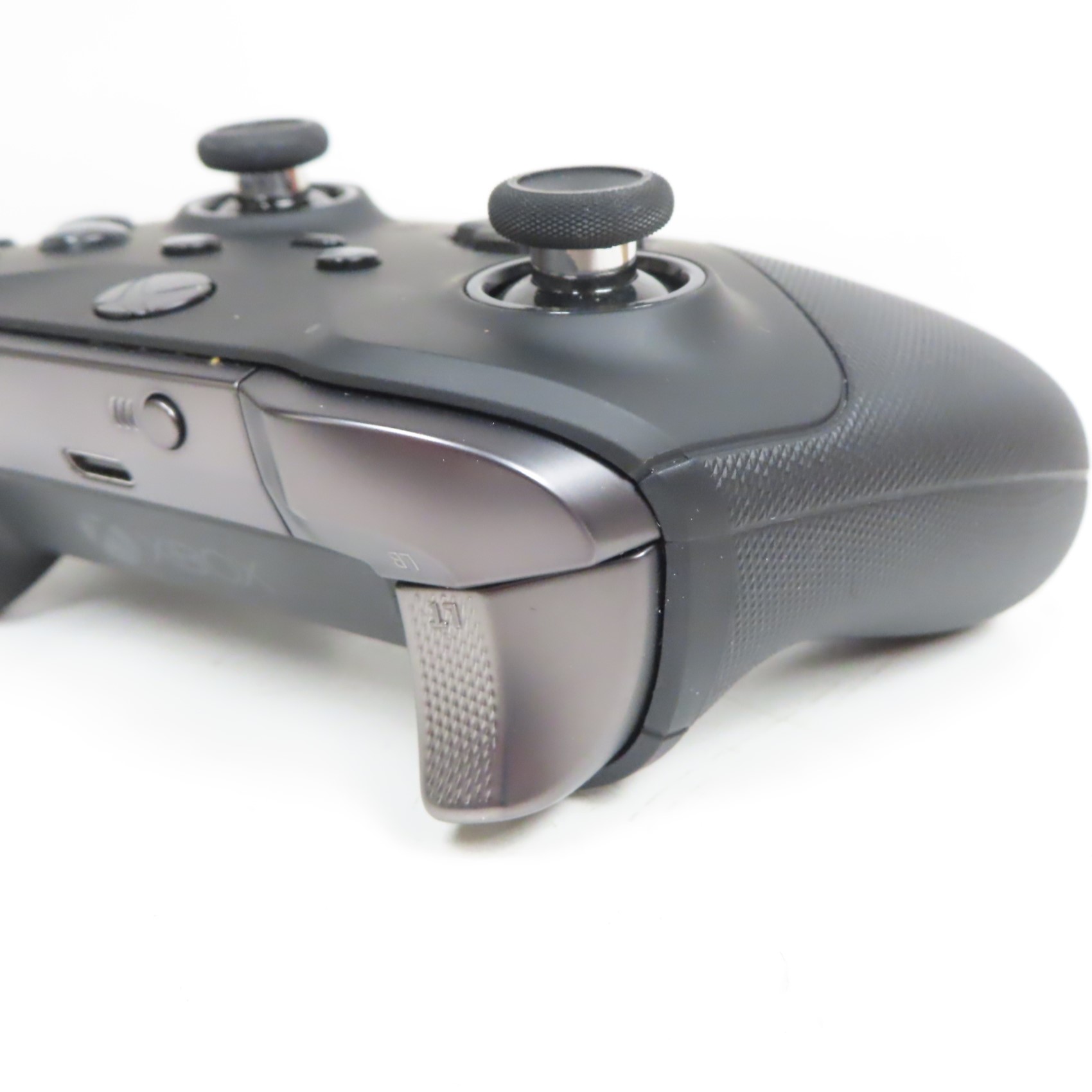 Microsoft 1797 Xbox Elite Series 2 Pro Controller for Xbox/PC - Black ...