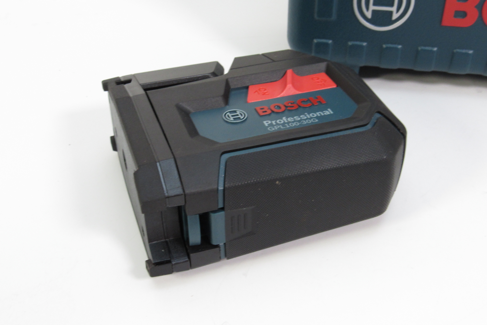 Bosch GPL100-30G 125-ft Green 3-Point Self-Leveling Laser Level