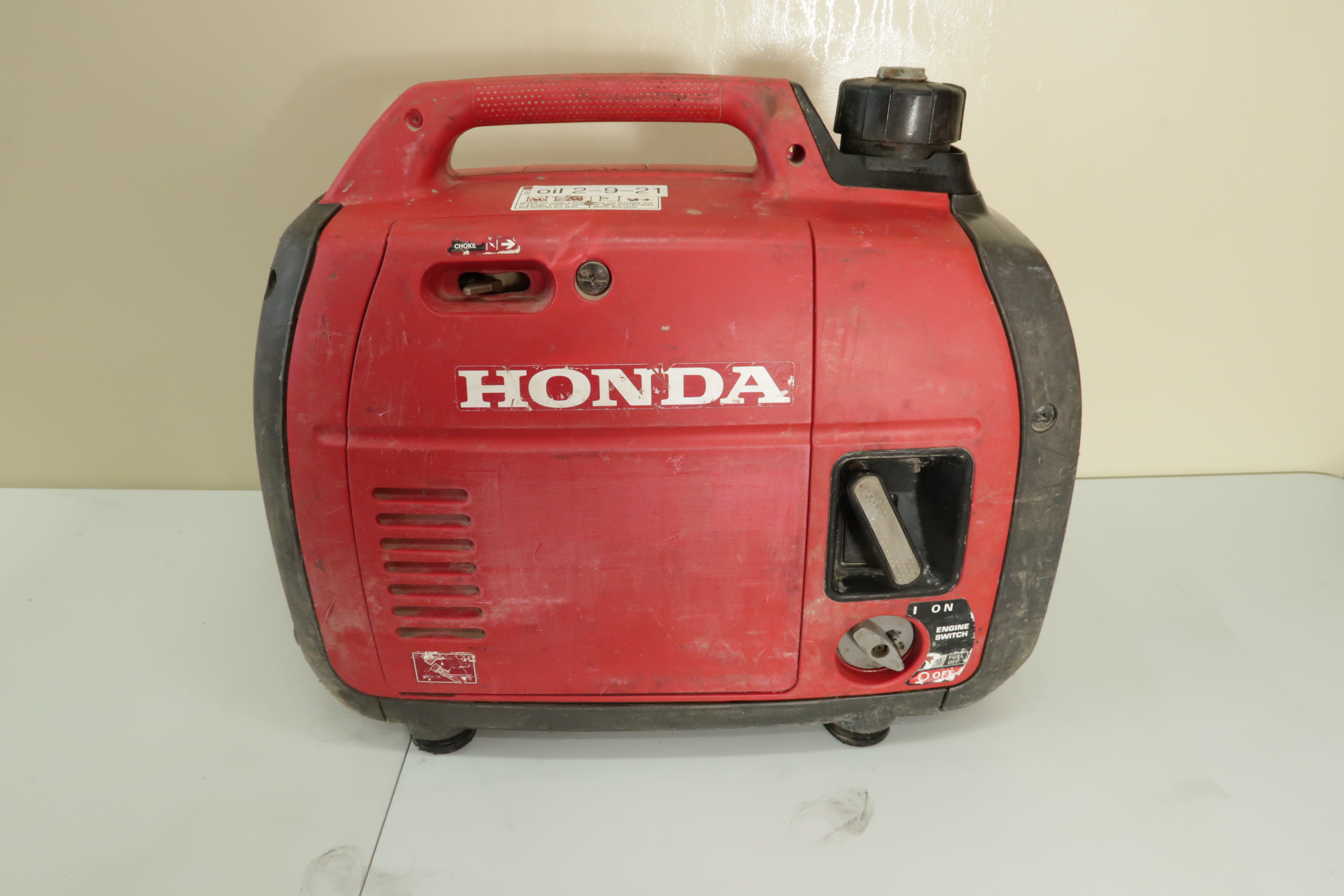 Honda EU2200i 2200-Watt 120-Volt Super Quiet Portable Inverter Generator