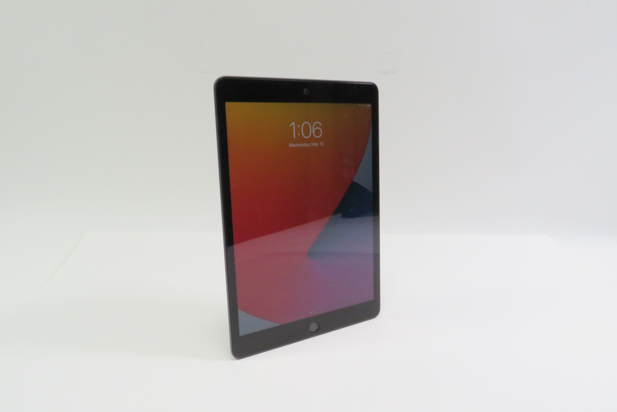 Apple iPad 8th Gen A2270 MYL92LL/A 32GB Wi-Fi 10.2" Tablet - Space Gray