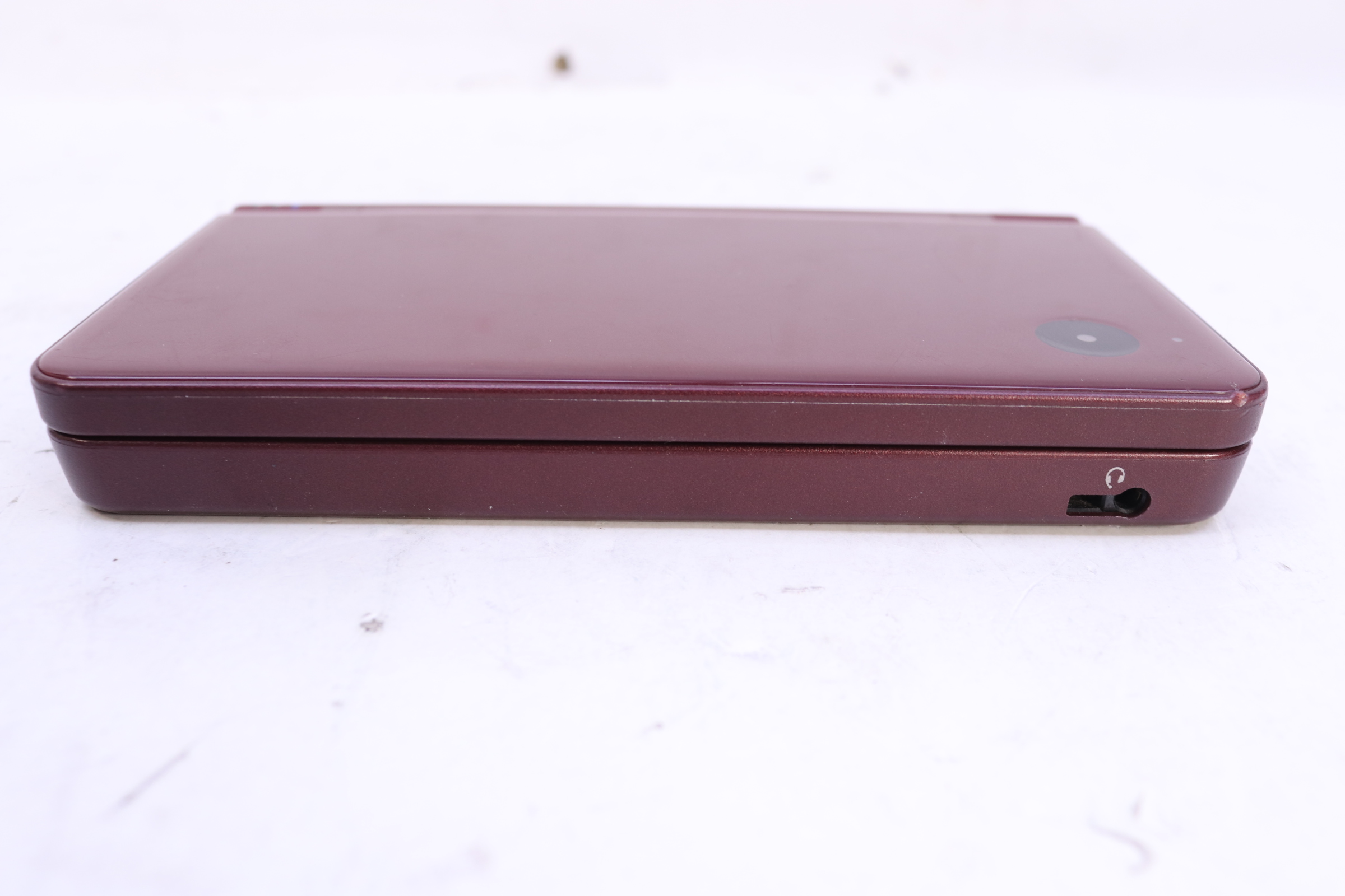 Nintendo UTL-001 Dual-Screen Handheld Video Game Console DSi XL