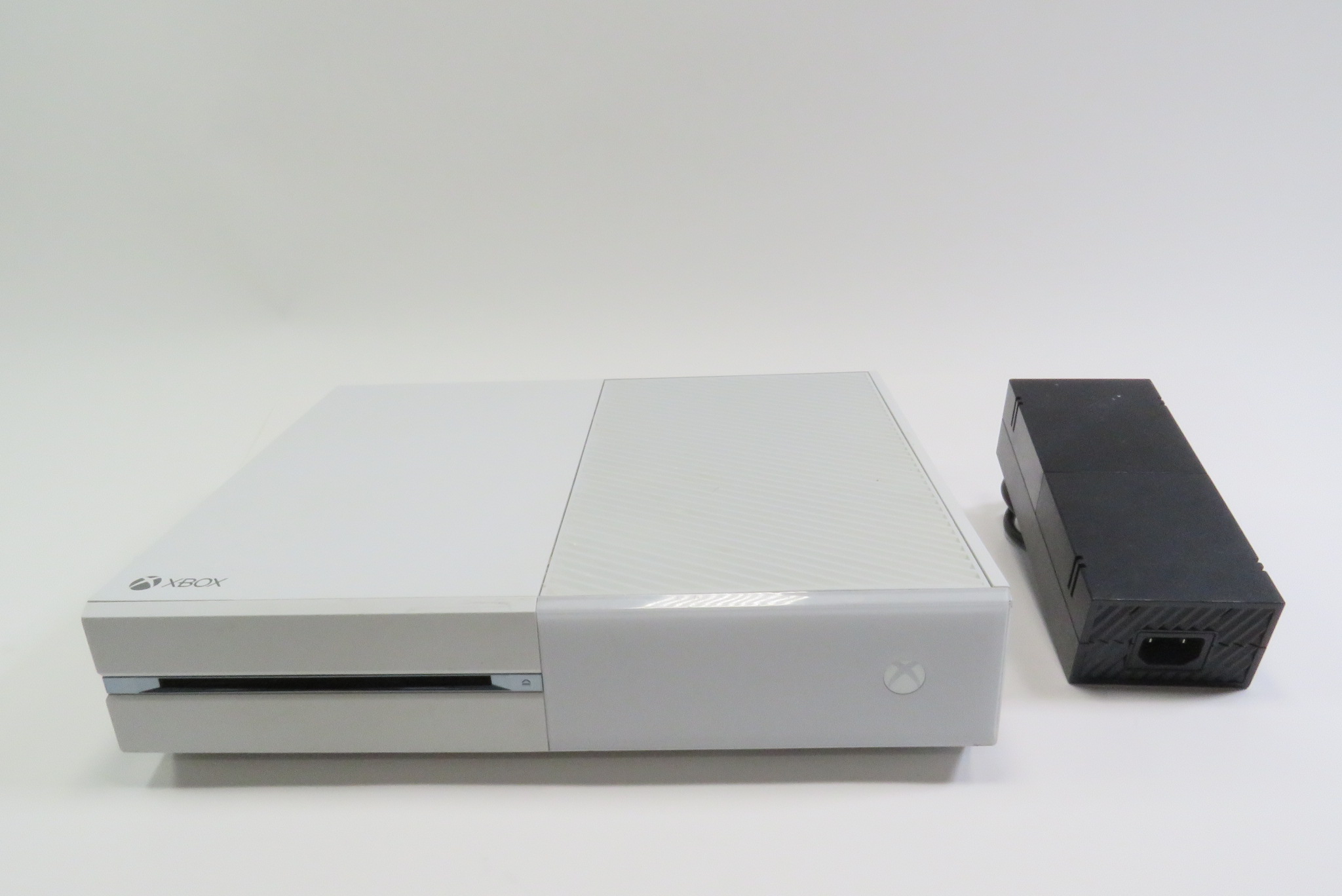 Microsoft Xbox One 1540 500GB HDD Video Game Console 0153