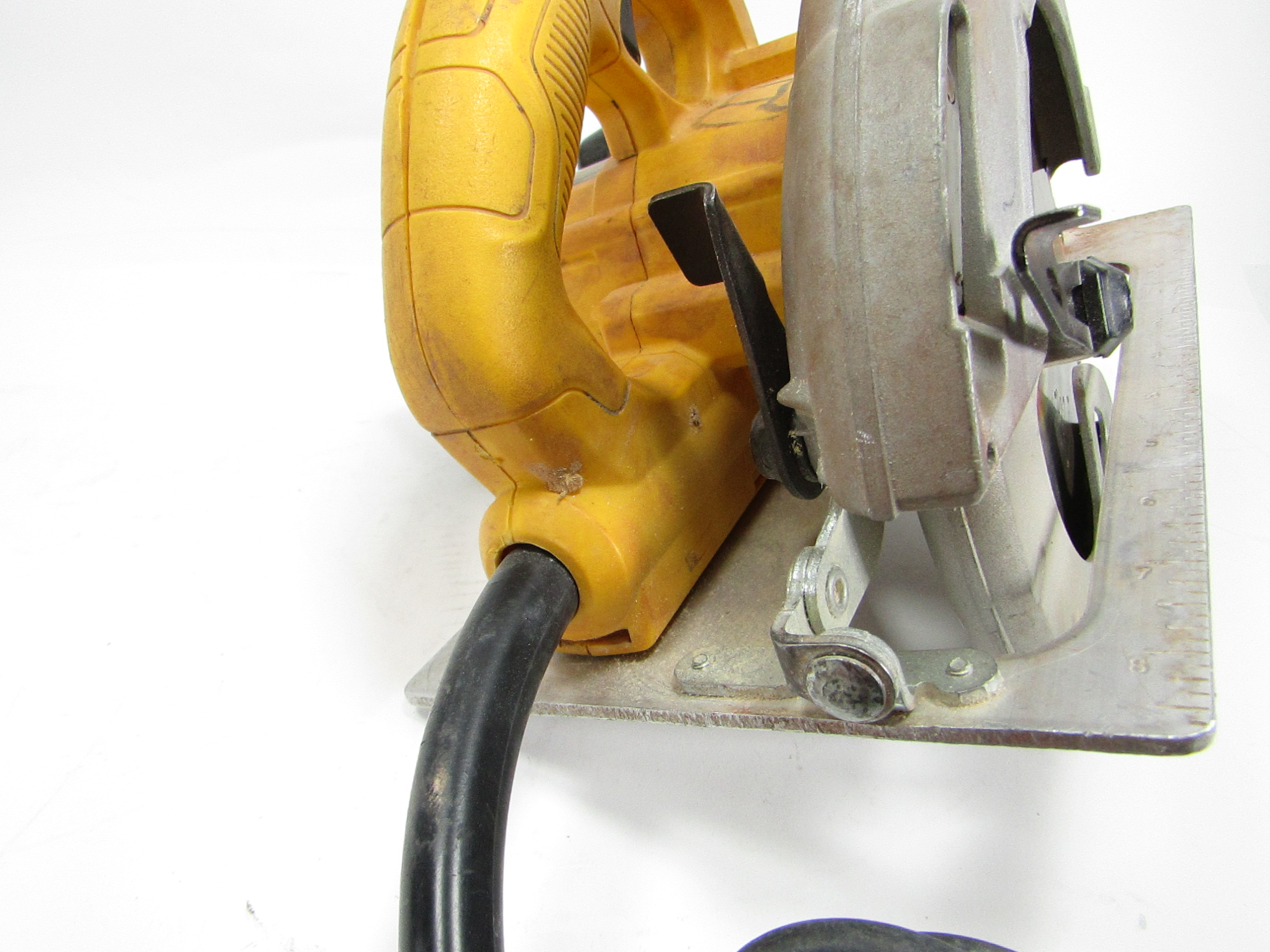 DeWalt DWE575 7-1/4" Circular Saw Corded