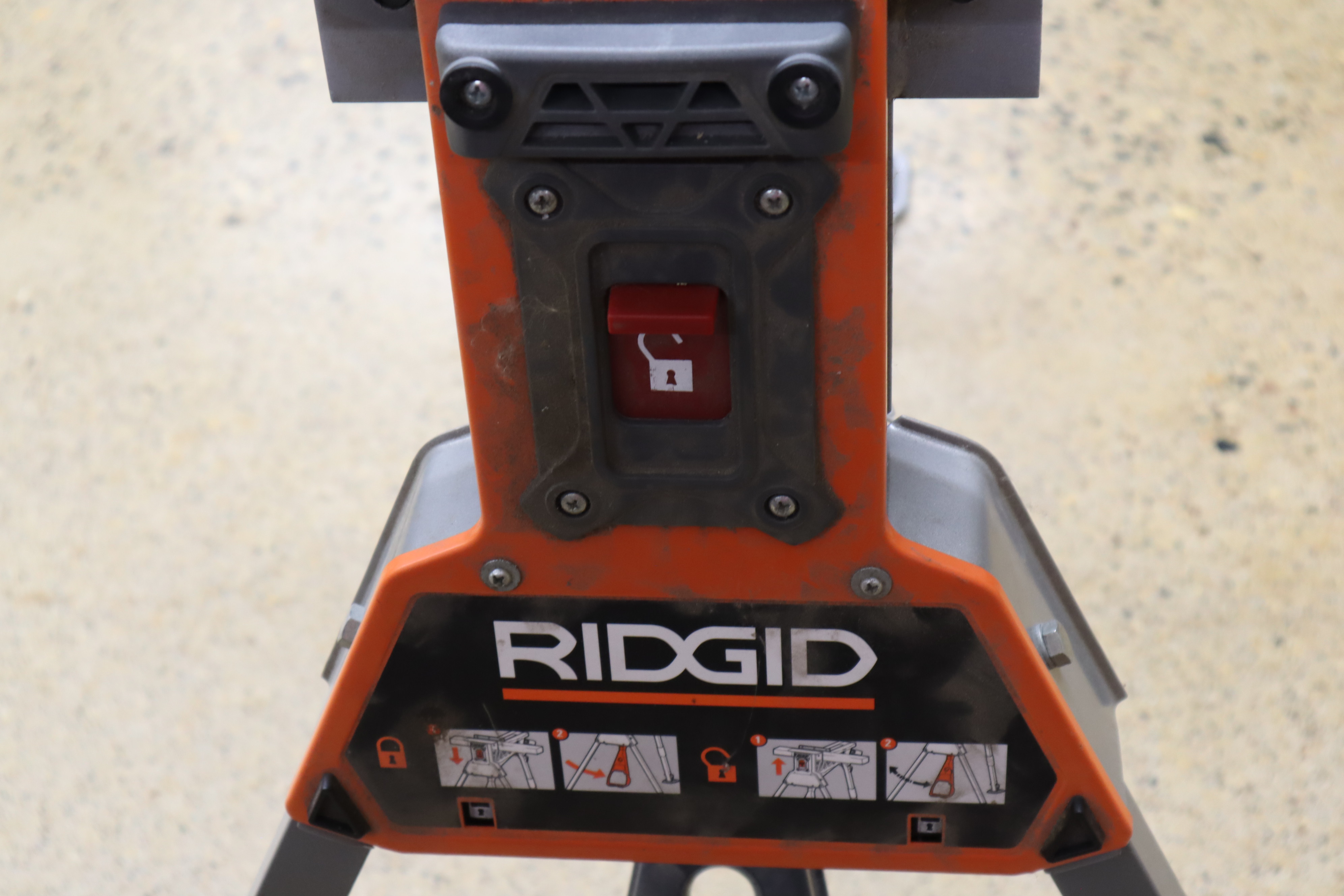 RIDGID AC9956 Super Clamp Table Local In Store Pickup Only 8250