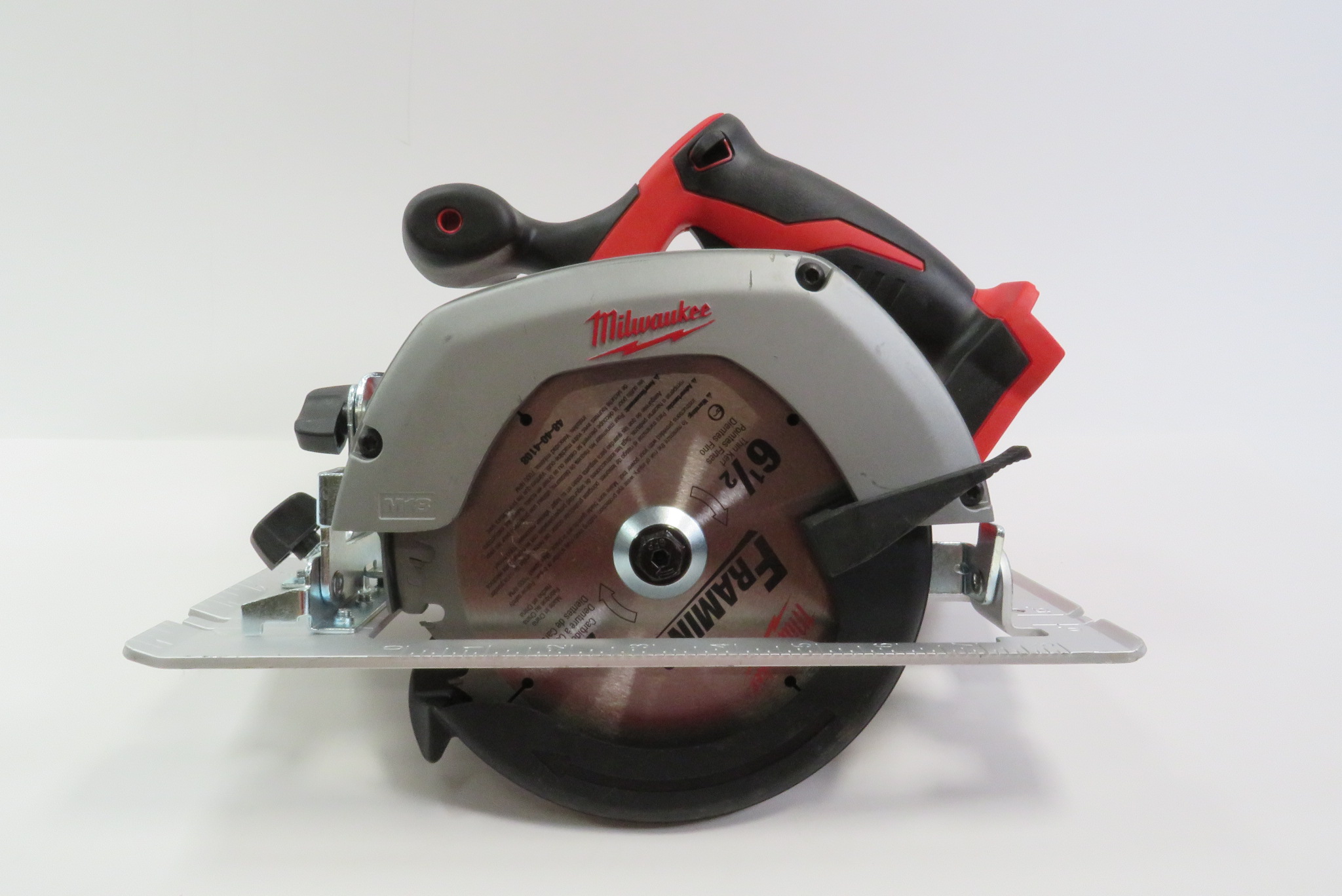 Milwaukee 2630-20 M18 18V Lithium-Ion 6-1/2" Cordless Circular Saw