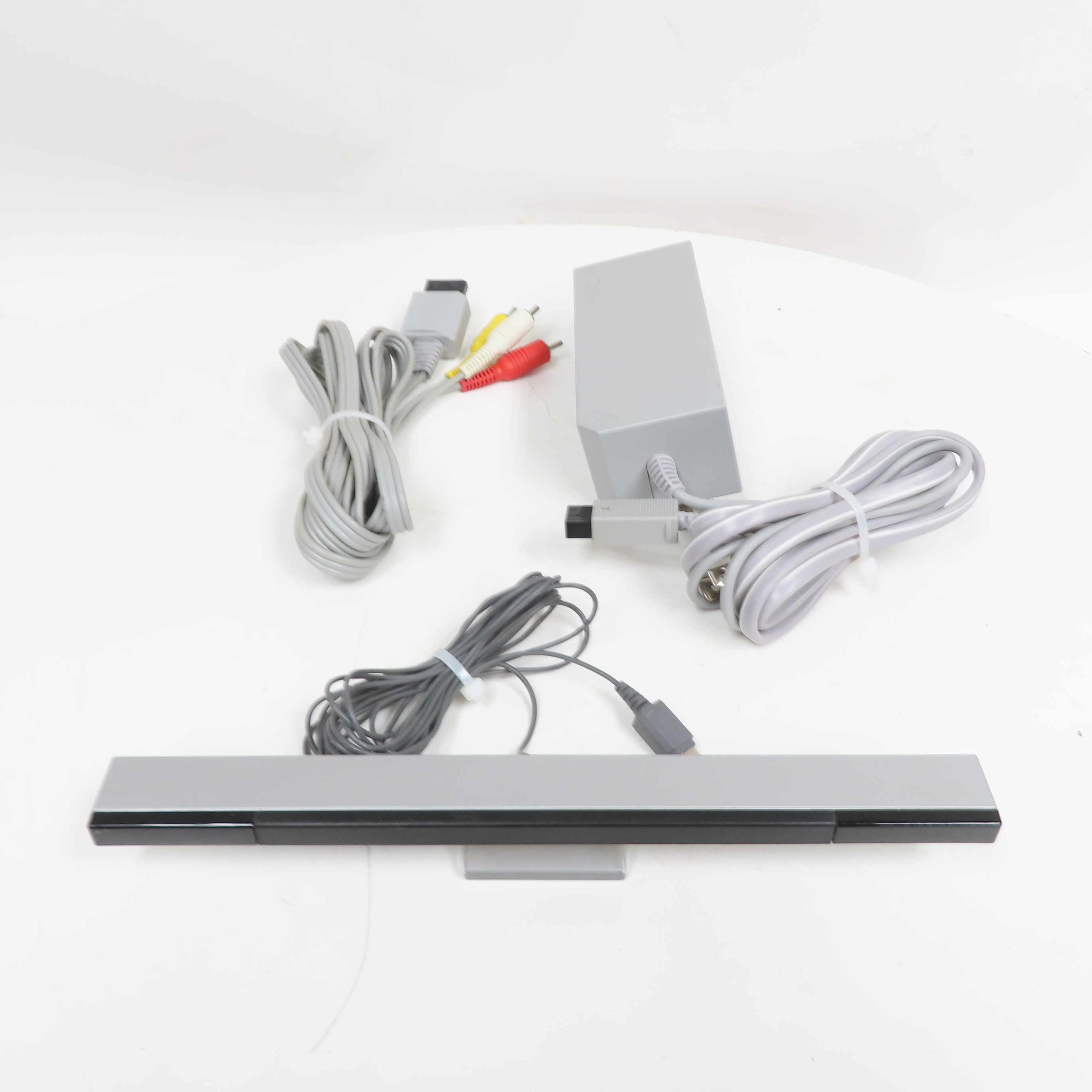 Nintendo Wii RVL-001 Home Video Game Console - White