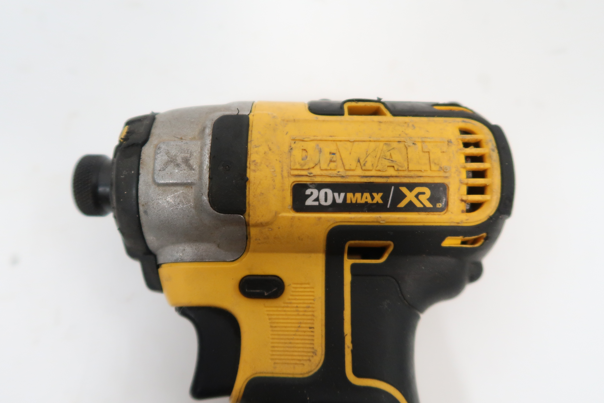 DeWalt DCF887 20V MAX XR Cordless Brushless 3-Speed 1/4 in. Impact Driver