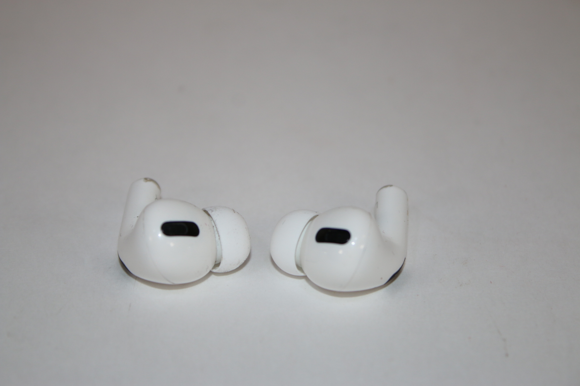 Apple A2083 & A2084 AirPods Pro 2nd Gen Noise Canceling Bluetooth ...