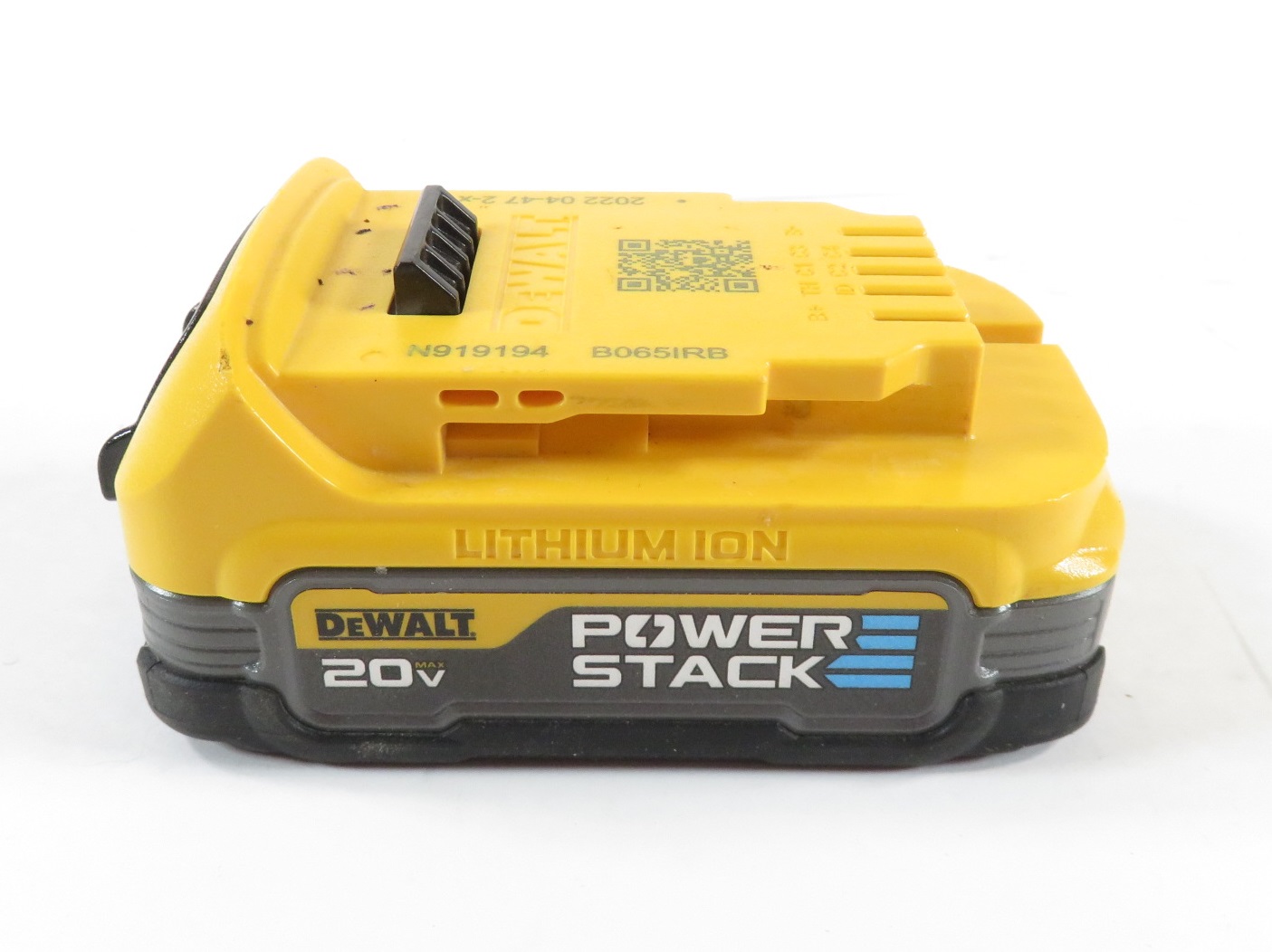 DEWALT DCBP034 1.7Ah 20-Volt MAX Lithium-Ion POWERSTACK Compact Battery ...