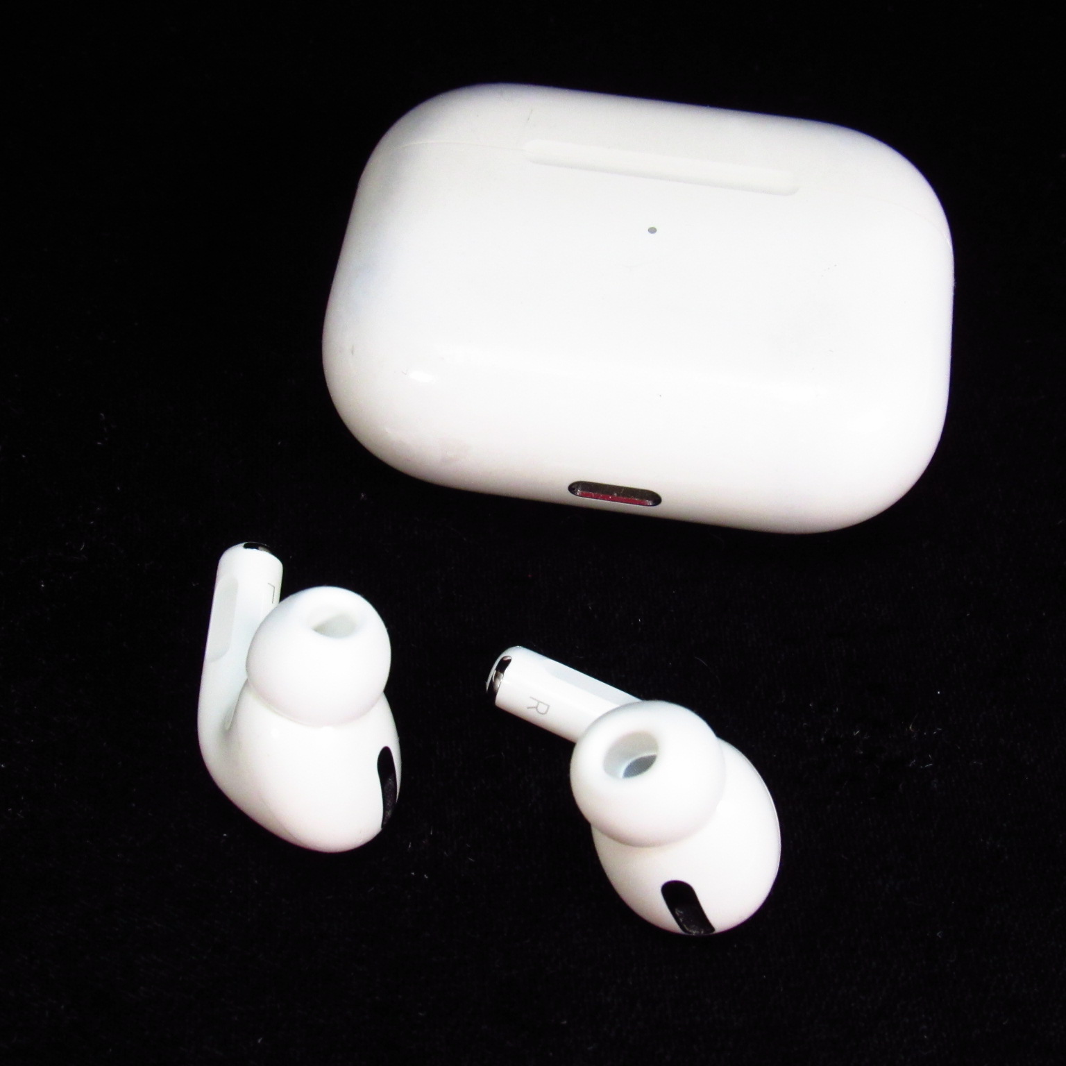 Apple Airpods Pro Wireless Bluetooth In Ear Earbuds 9588