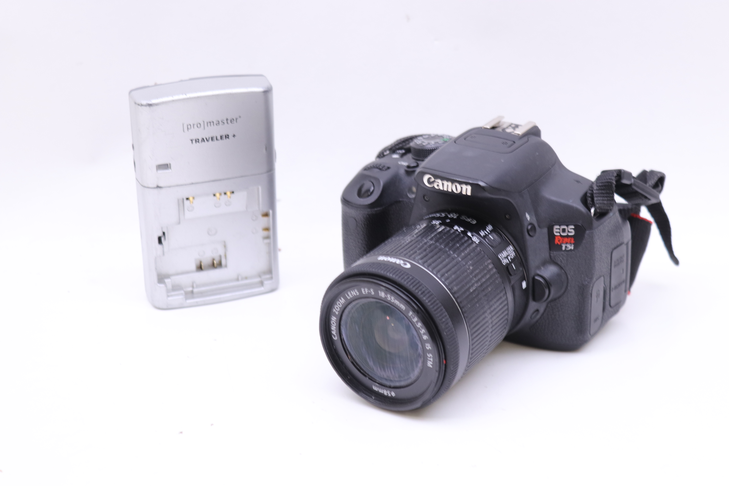 Canon DS126431 18MP 1080p 3.0" Flip Digital SLR Camera EOS Rebel T5i