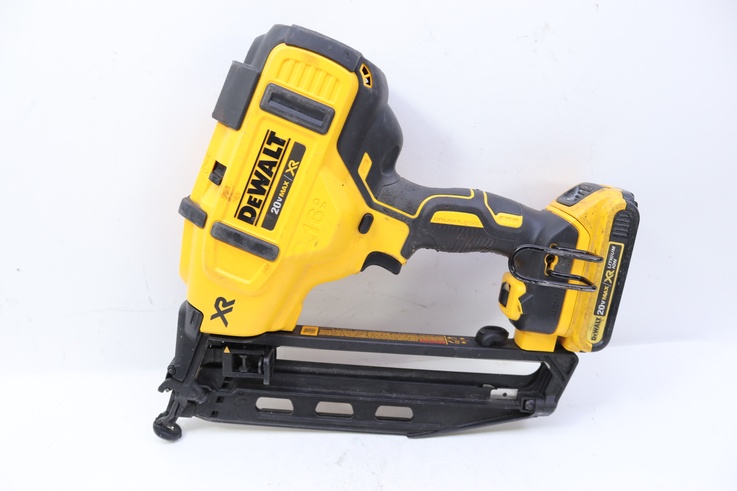 DEWALT DCN660 20V MAX XR Lithium-Ion 16-Gauge Cordless Angled Finish Nailer