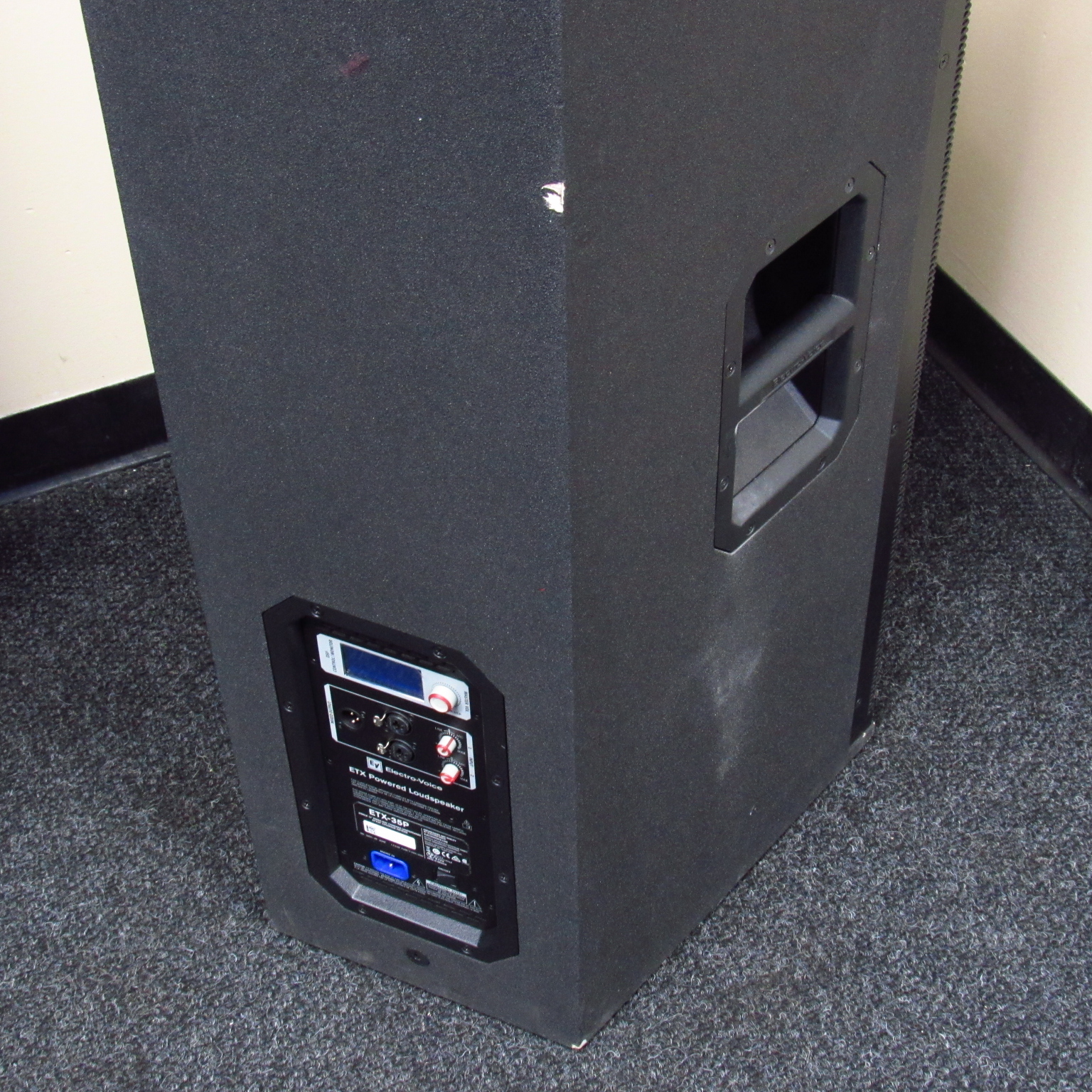 Electro-Voice ETX-35P 2000W 15'' 3-Way Powered Loudspeaker Pick-Up Only ...