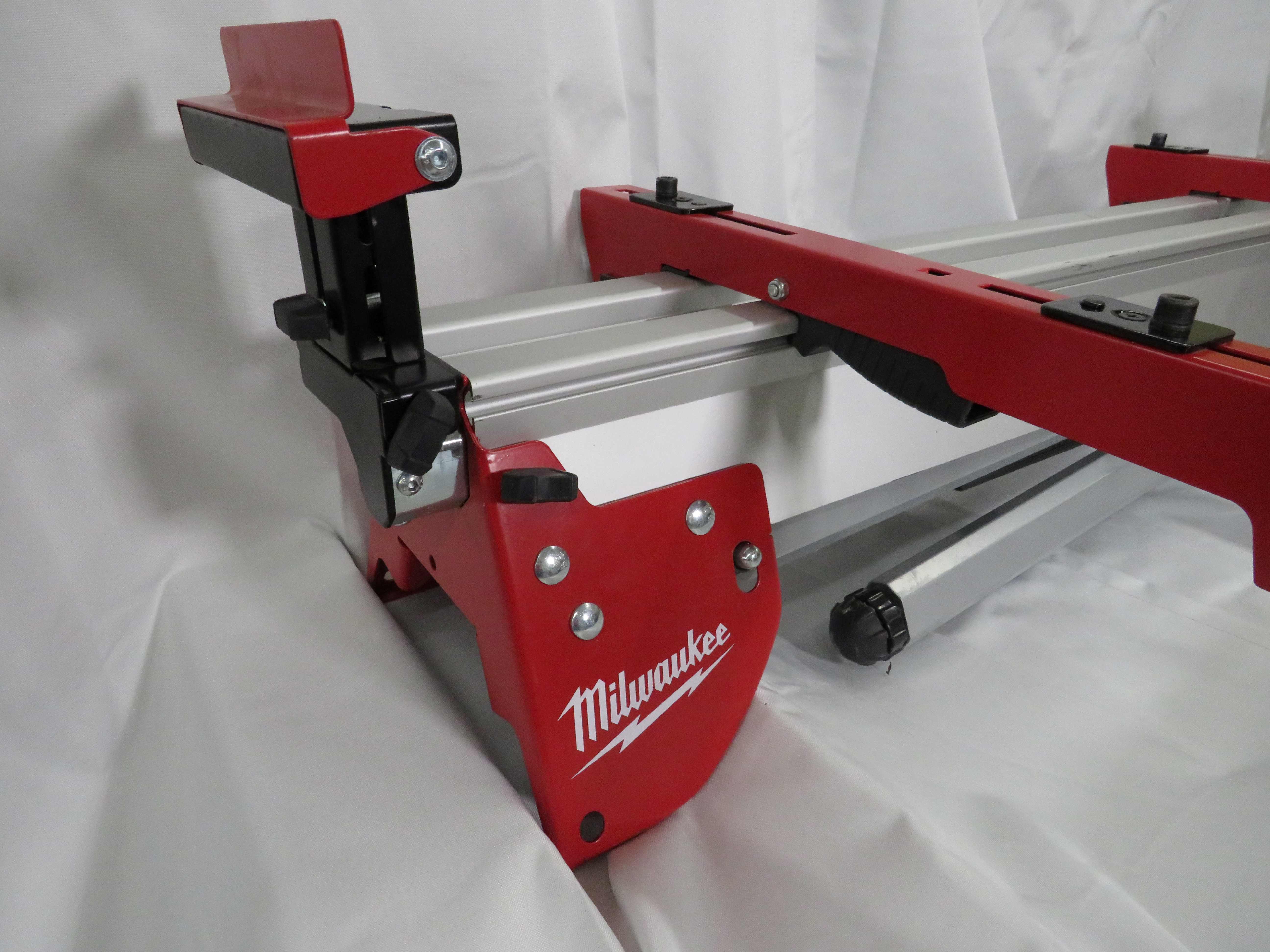 Milwaukee 48-08-0551 Heavy Duty Folding Miter Saw Stand