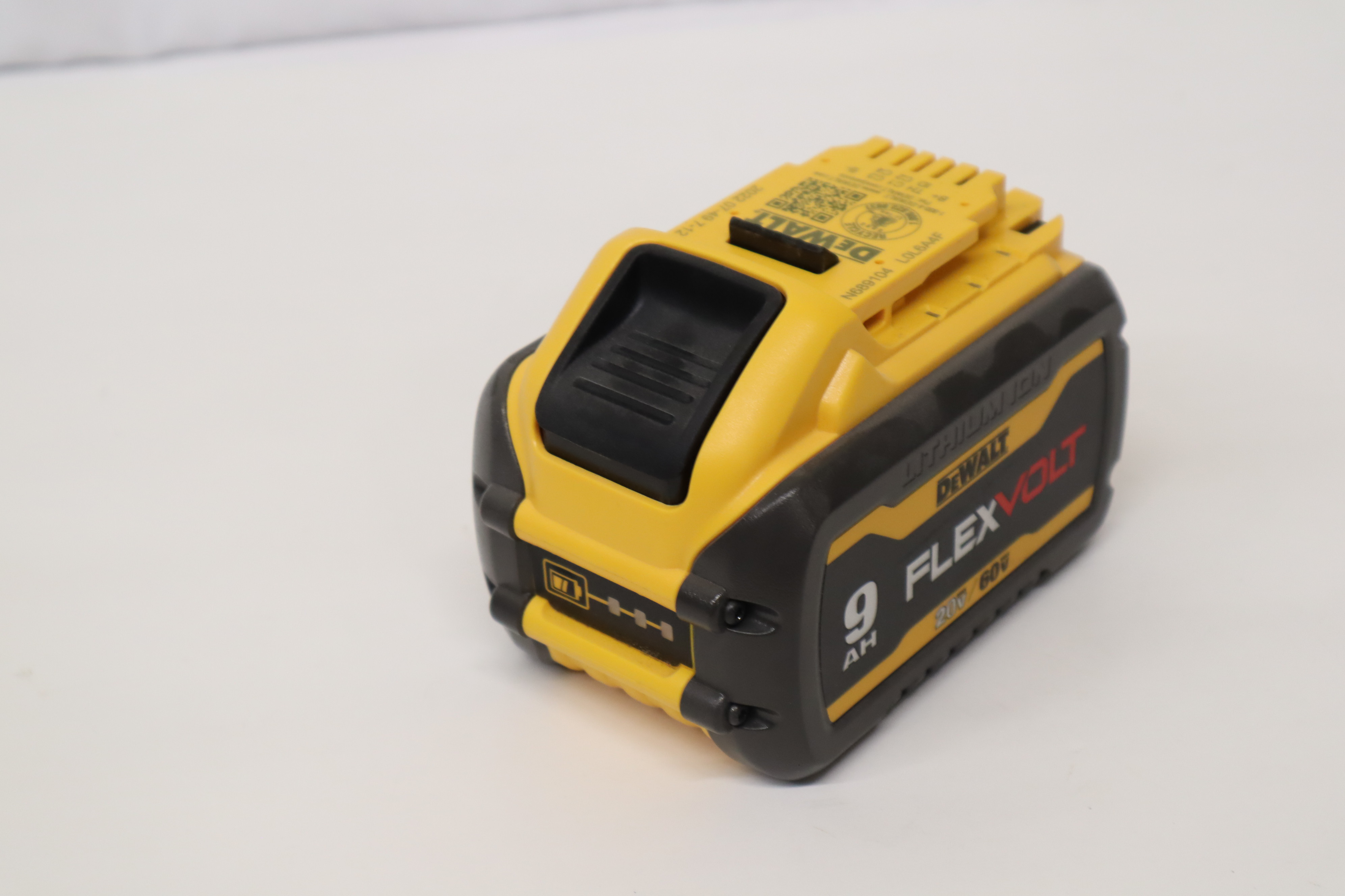 DeWalt DCB609 9AH Flexvolt Battery Pack 0256