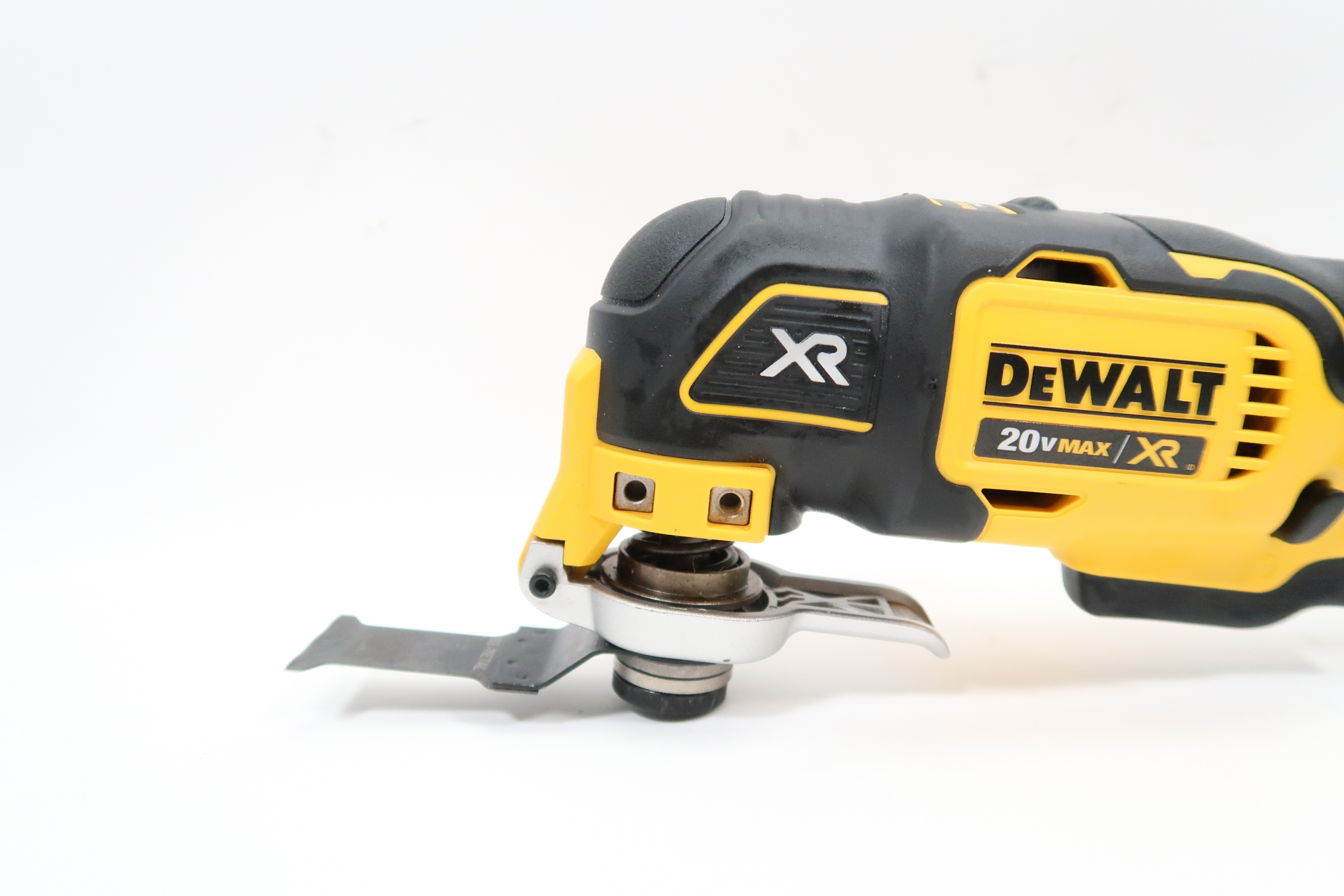 DeWalt DCS355 20-Volt MAX XR Cordless Brushless Oscillating Multi-Tool