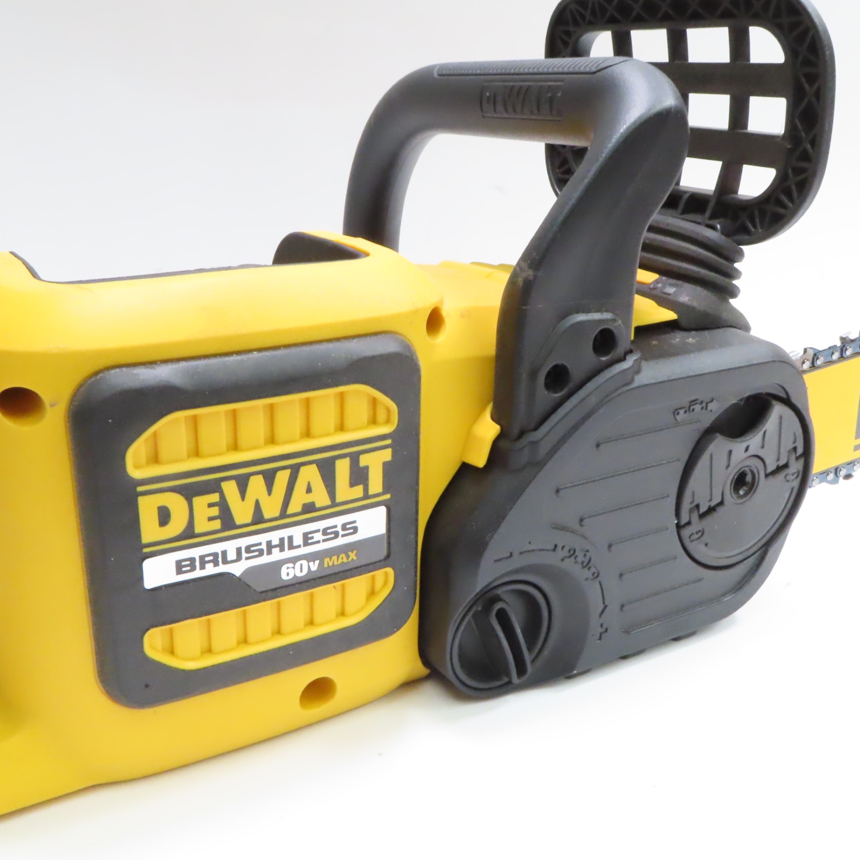 DeWalt DCCS670 FLEXVOLT 60V MAX 16" Bar Cordless Electric Chainsaw