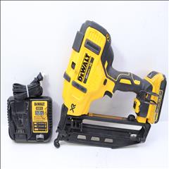 DEWALT DCN660 20V MAX XR Lithium-Ion 16-Gauge Cordless Angled Finish Nailer