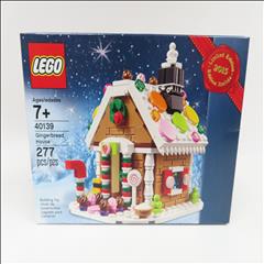 LEGO 40139 Limited Edition (2015) 277-Piece Gingerbread House Set (In Box)