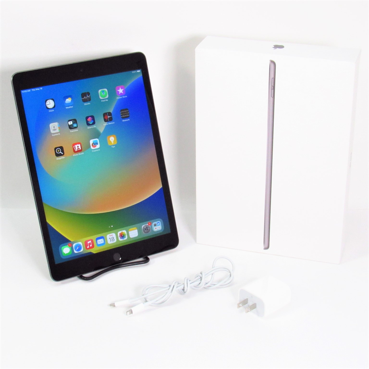 Apple iPad 9th Generation MK2K3LL/A 64GB 10.2'' Wi-Fi Tablet - Space Gray