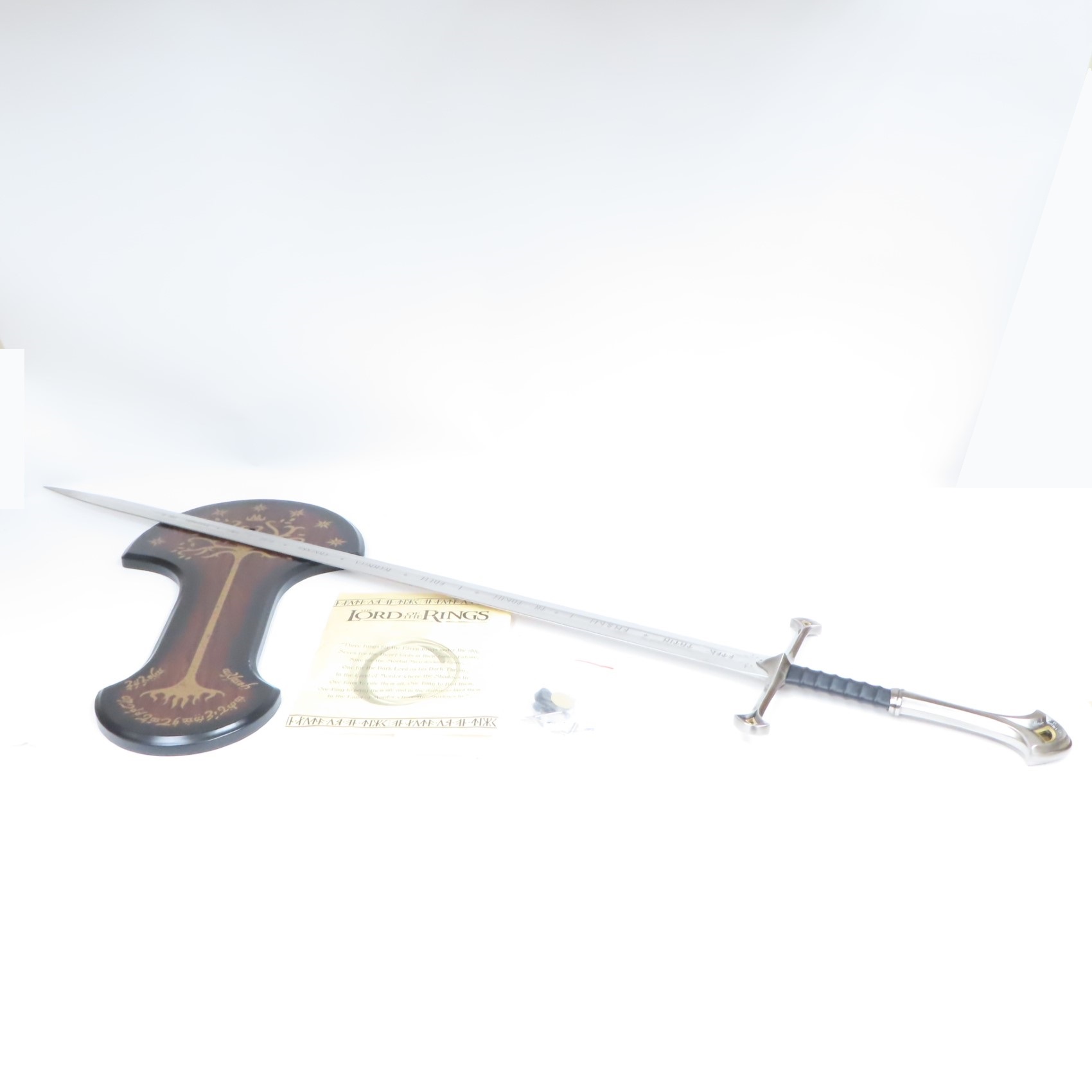 United Cutlery UC1380 Lord of the Rings Anduril Sword (Local Pick-Up Only)