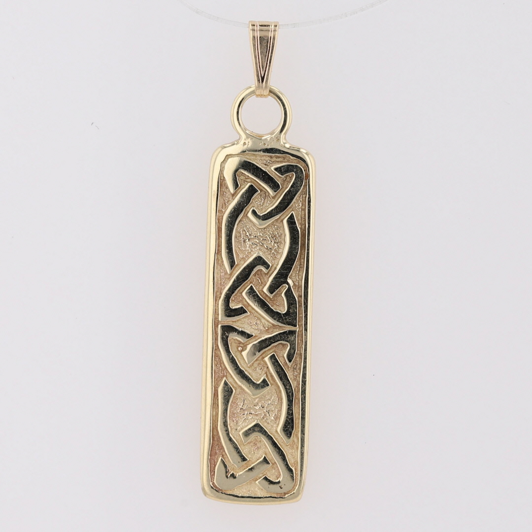 1.25" Religious Celtic Knot Pendant without Chain 9k Yellow Gold 1.86 Grams