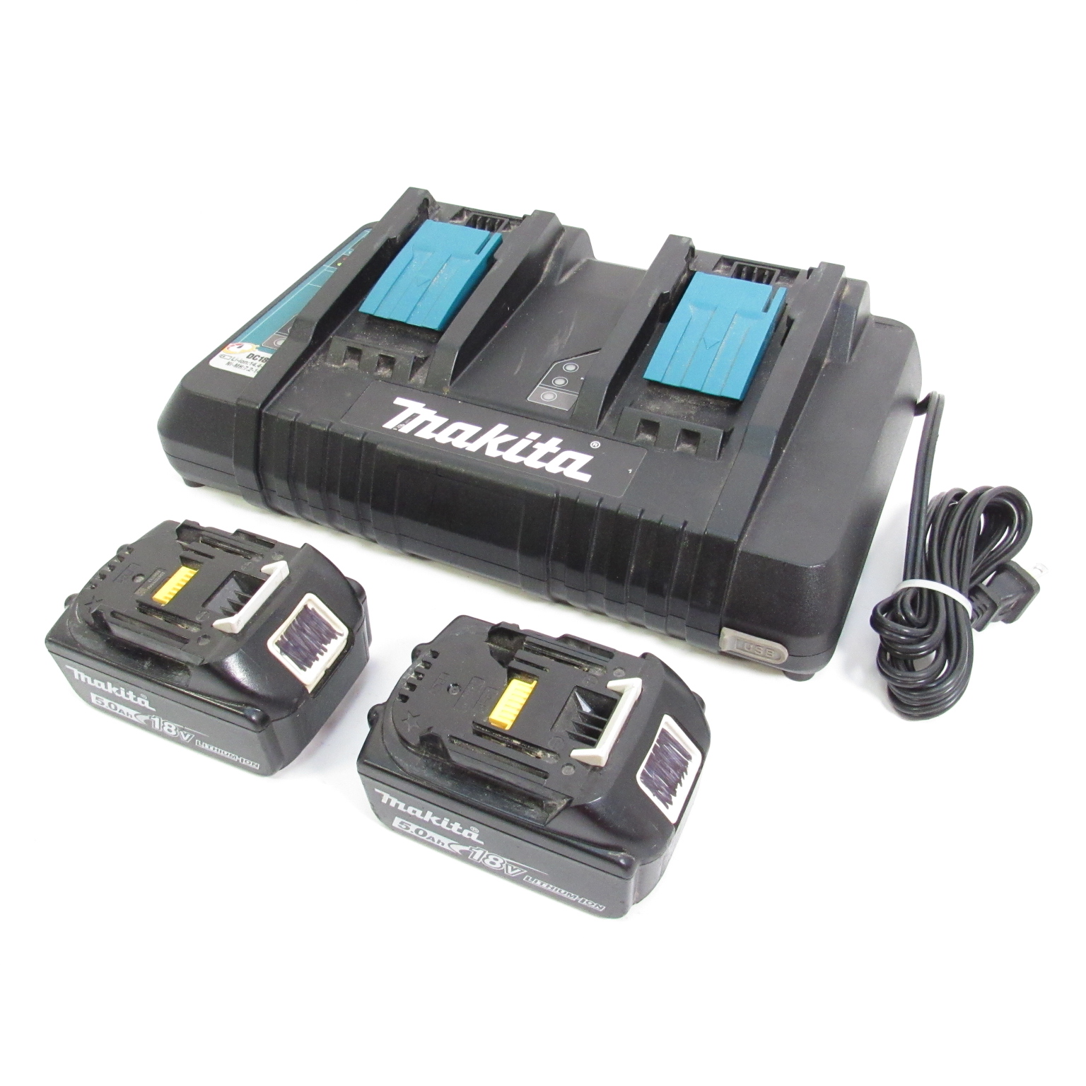 Makita DC18RD 18V Two-Port Lithium-ion Charger & BL1850B 5Ah Battery 2-Pack