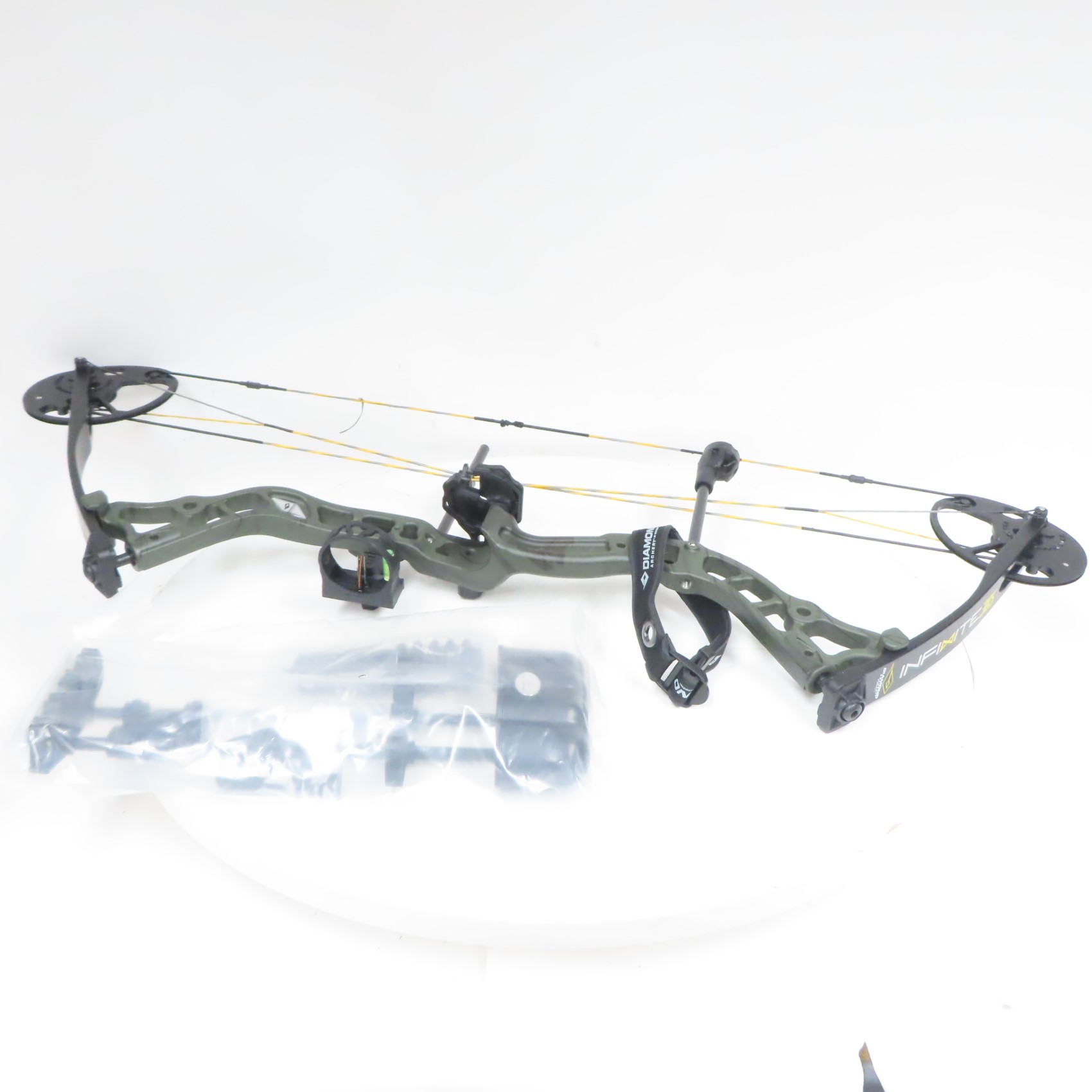 Diamond Archery Infinite 305 28"/70# Right-Hand Compound Bow - OD Green ...