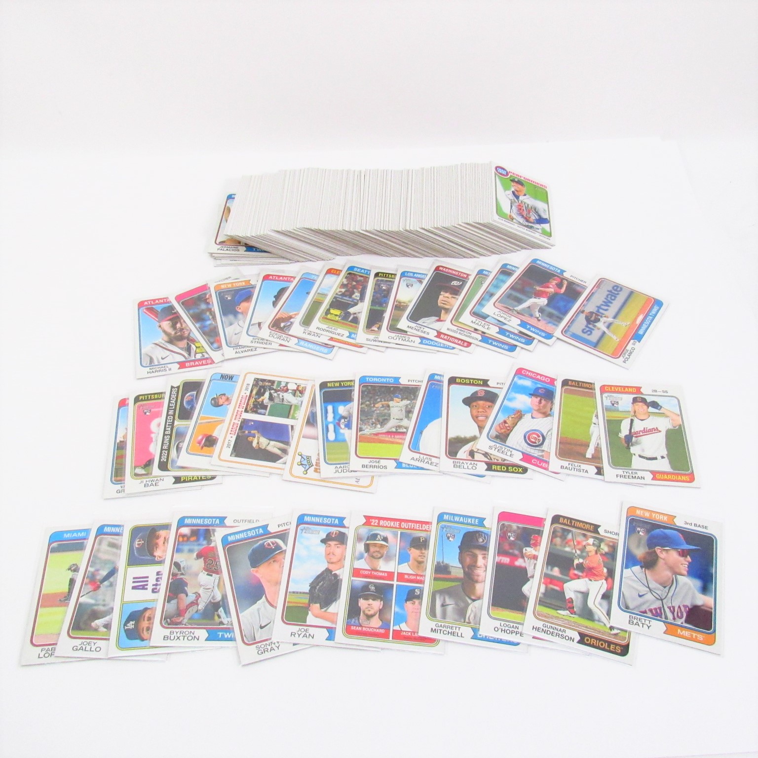 Topps Heritage 2023 Assorted Baseball MLB Trading Card Set