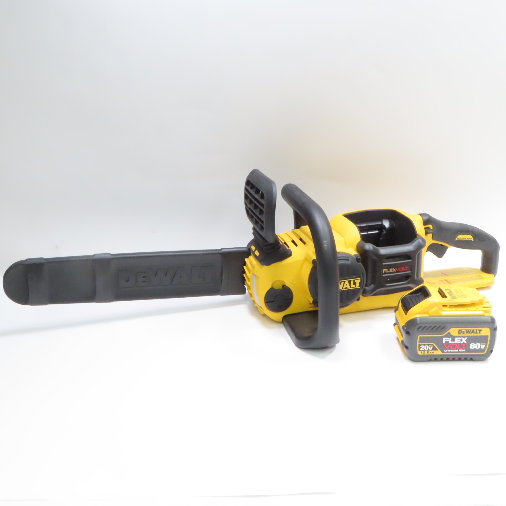 DeWalt DCCS670 FLEXVOLT 60V MAX 16" Bar Cordless Electric Chainsaw
