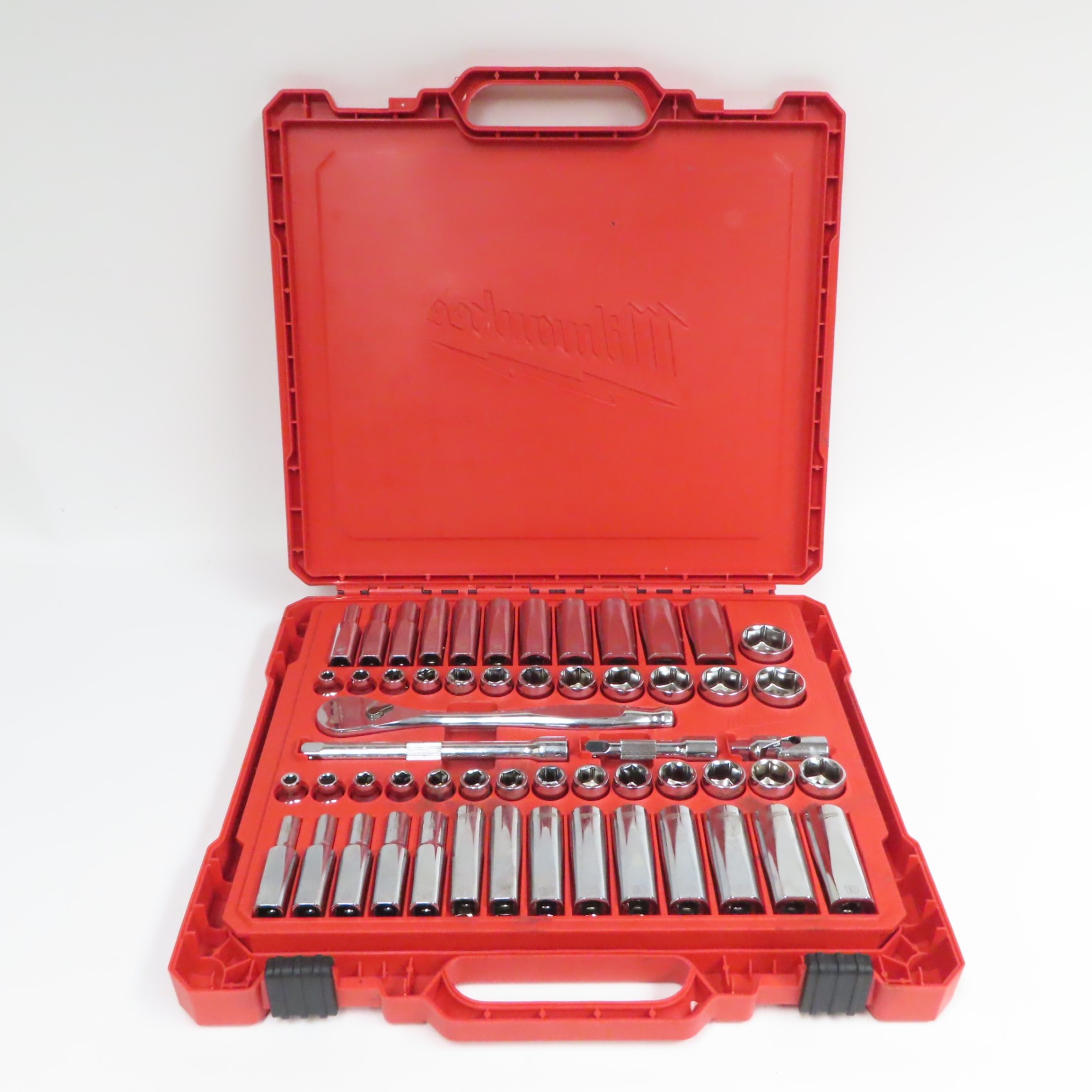 Milwaukee 48-22-9008 56-Piece 3/8" Drive SAE & Metric Socket/Ratchet Set