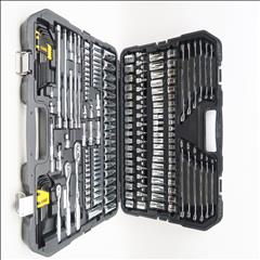 DeWalt DWMT72165 Mechanics Tool Set (204-Piece)