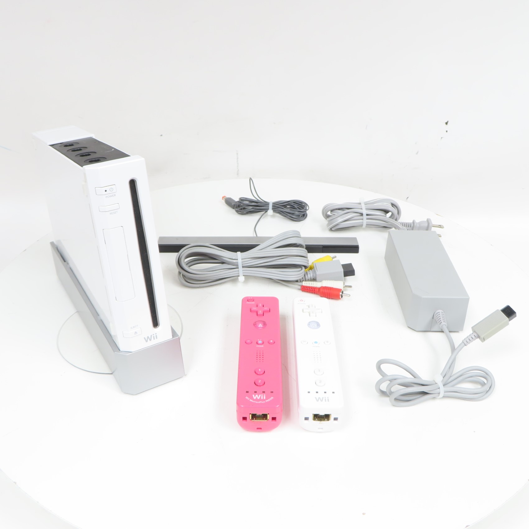 Nintendo Wii RVL-001 Home Video Game Console - White (5476)