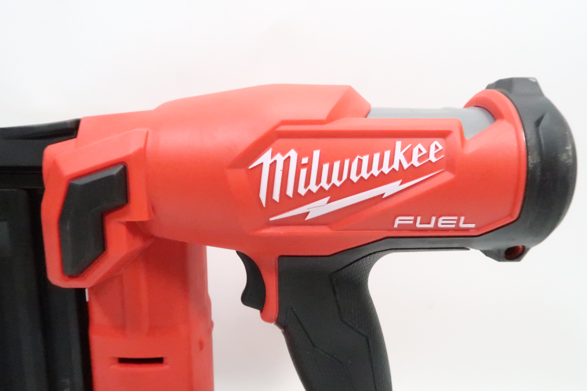 Milwaukee 2746-20 M18 18V Li-Ion Brushless Cordless Gen II 18-Gauge ...