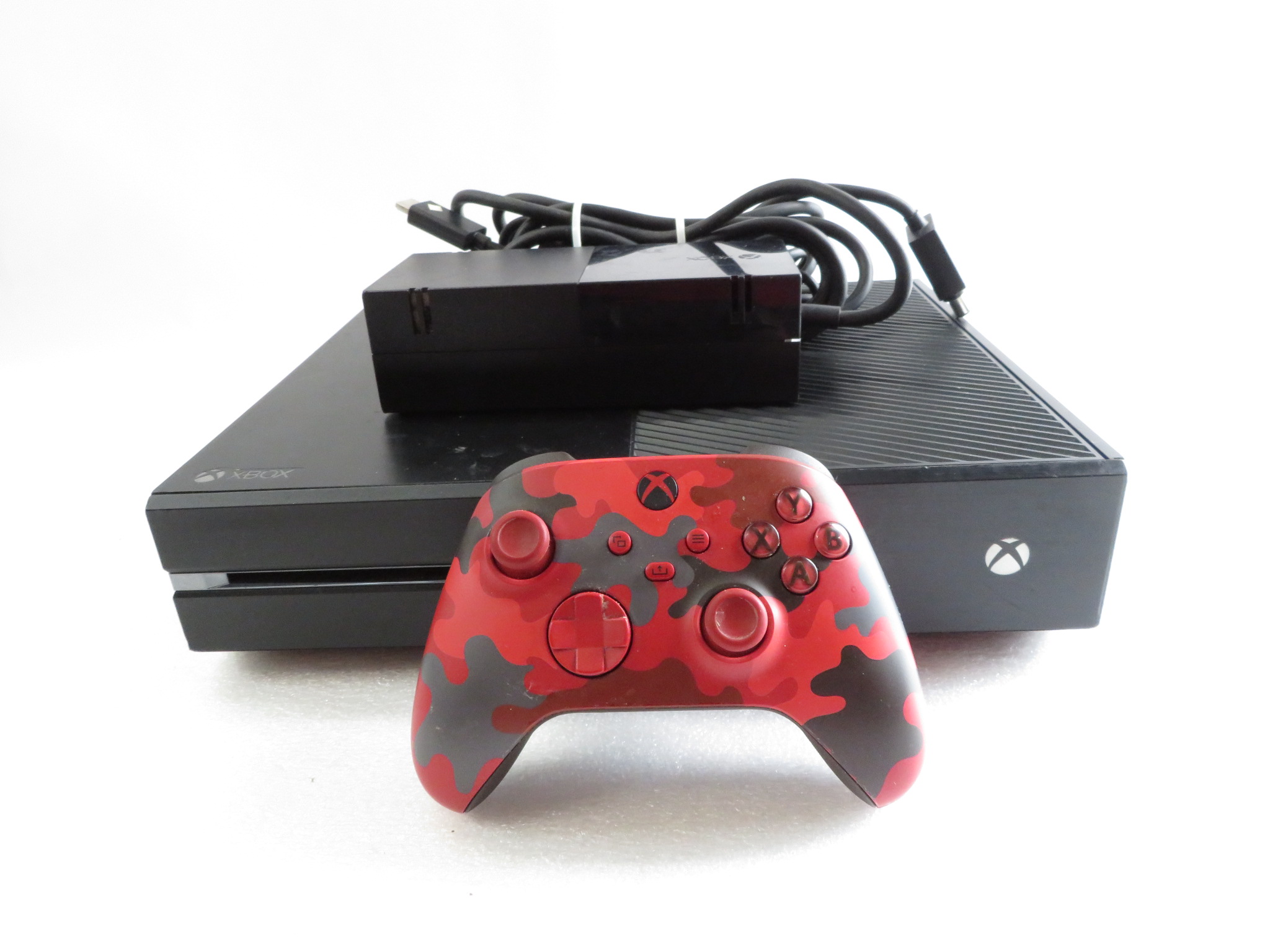 Microsoft Xbox One 1540 500GB Video Game Console 7925