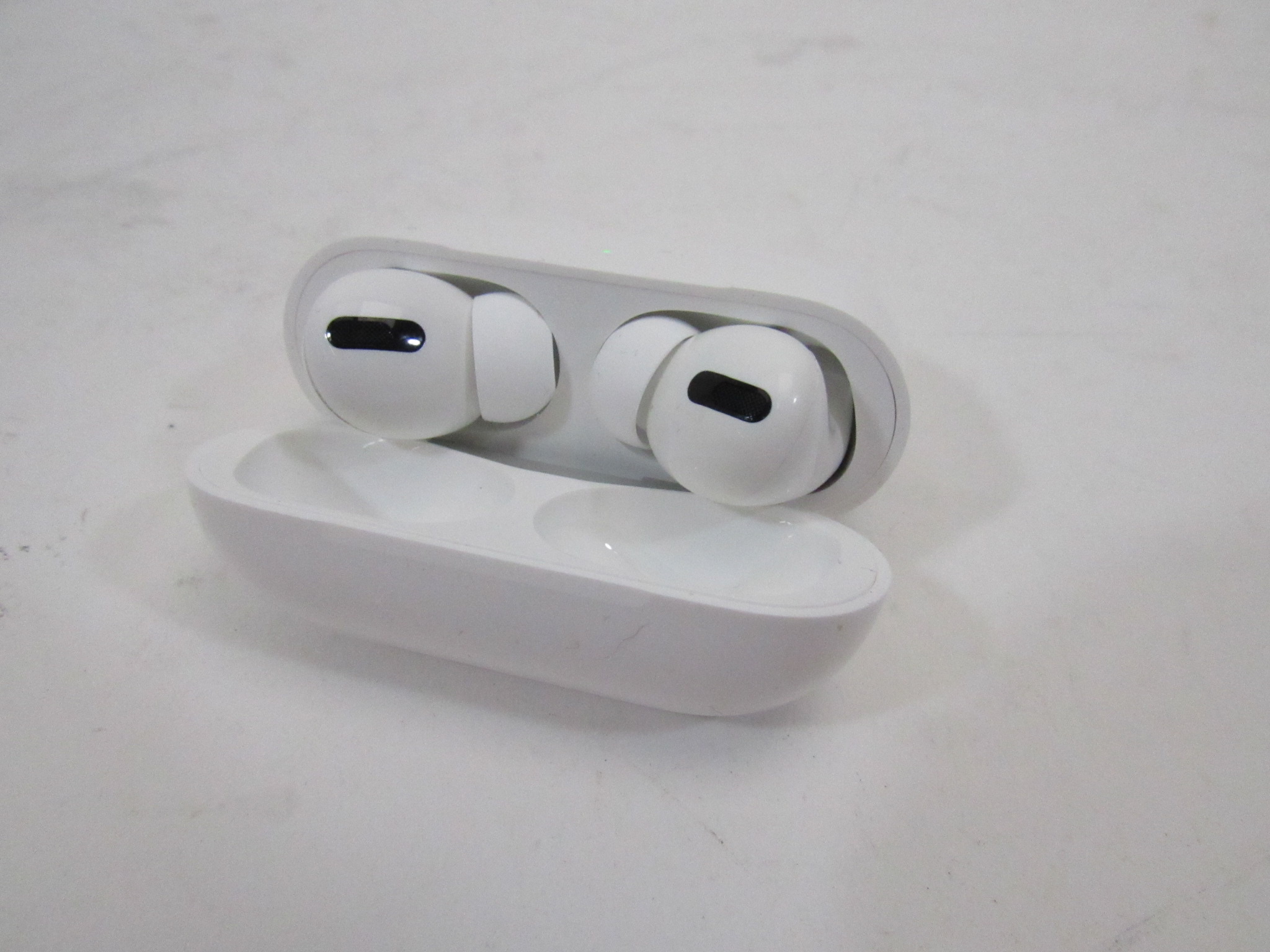 Apple AirPods Pro MLWK3AM/A A2083 Wireless Bluetooth In-Ear Earbuds