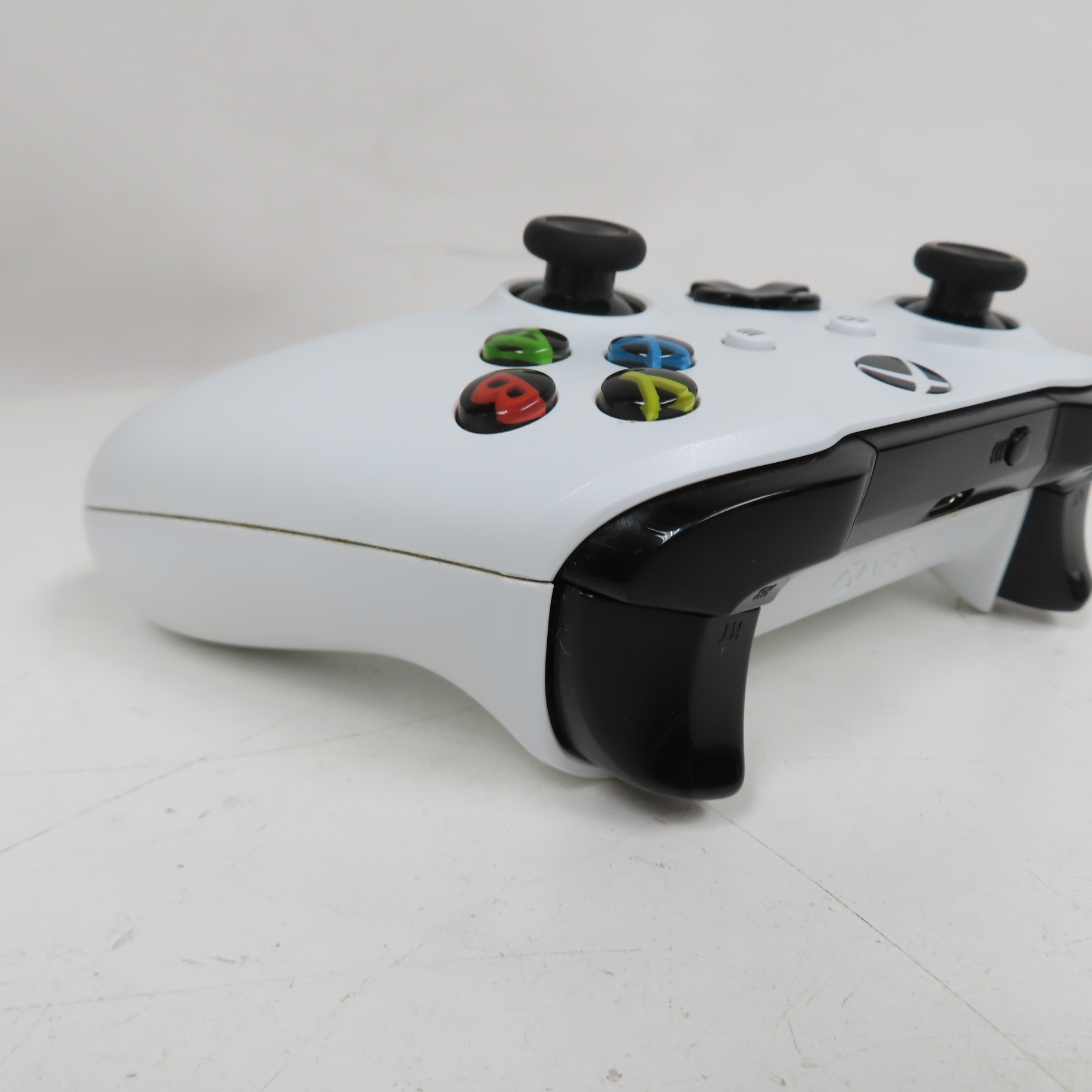Microsoft 1708 Wireless Controller for Xbox One/PC - White (3176)