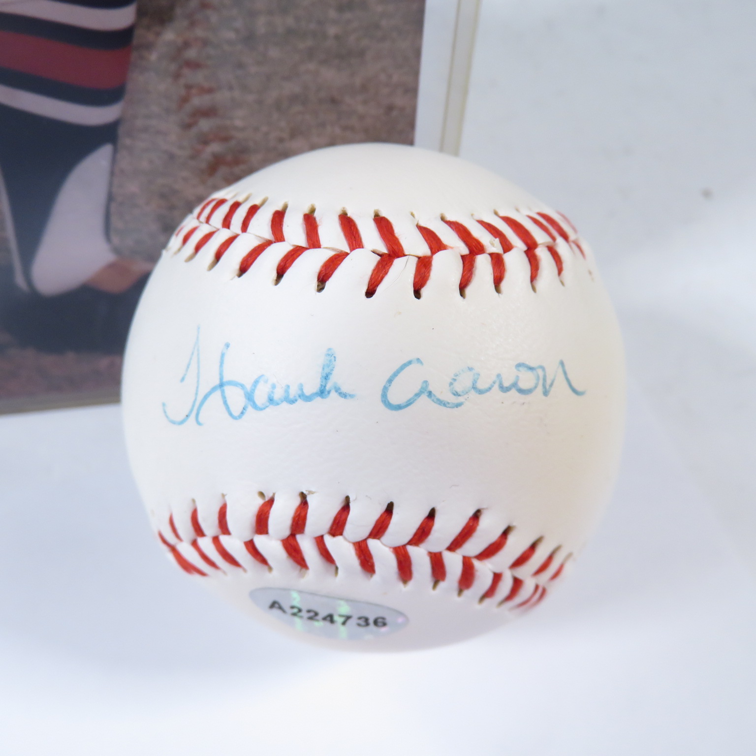 Hank Aaron Atlanta Braves Signed Baseball and Photo w/ COA