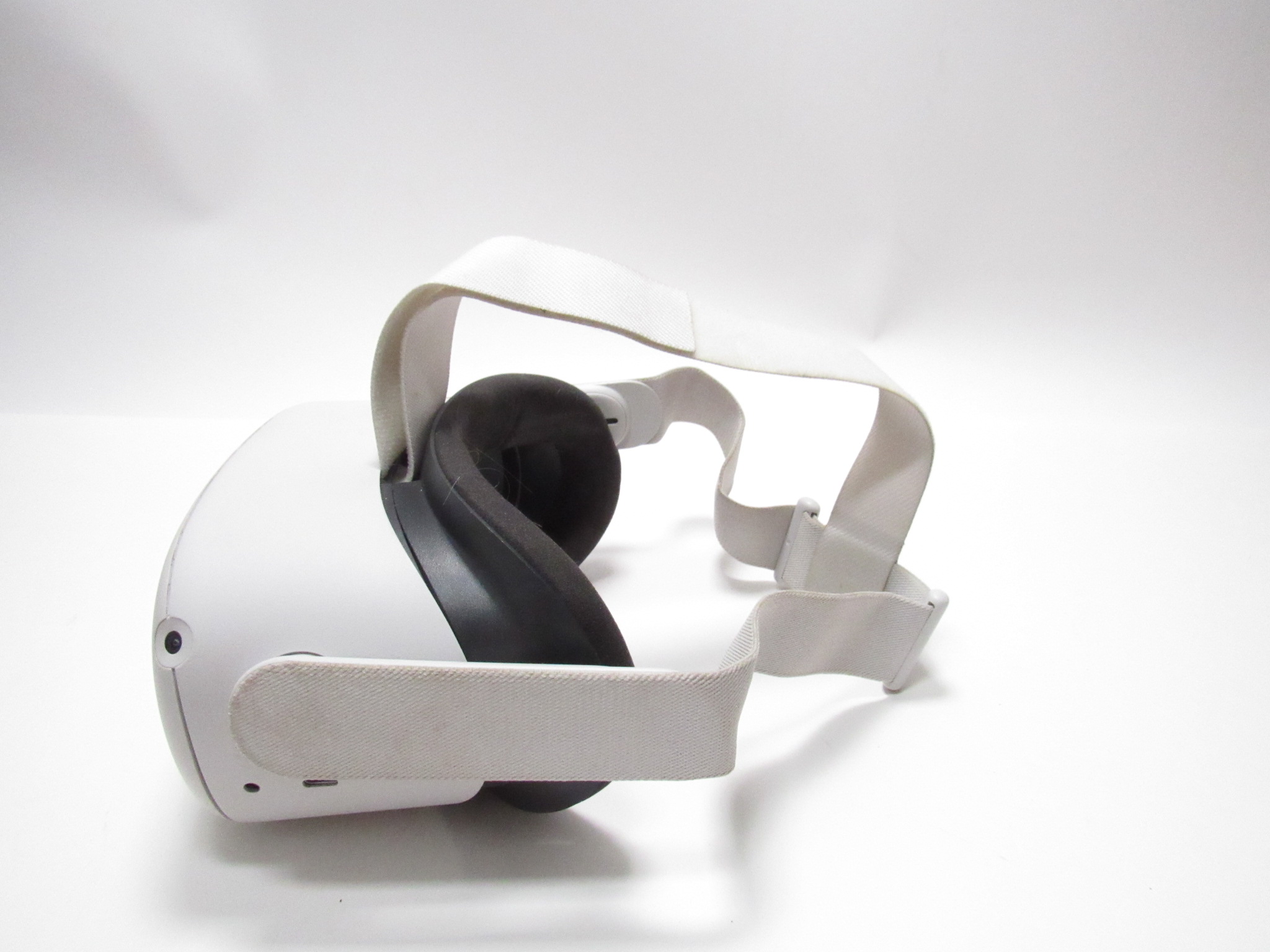 Oculus Quest 2 KW49CM Advanced 64GB All-In-One Virtual Reality VR Headset