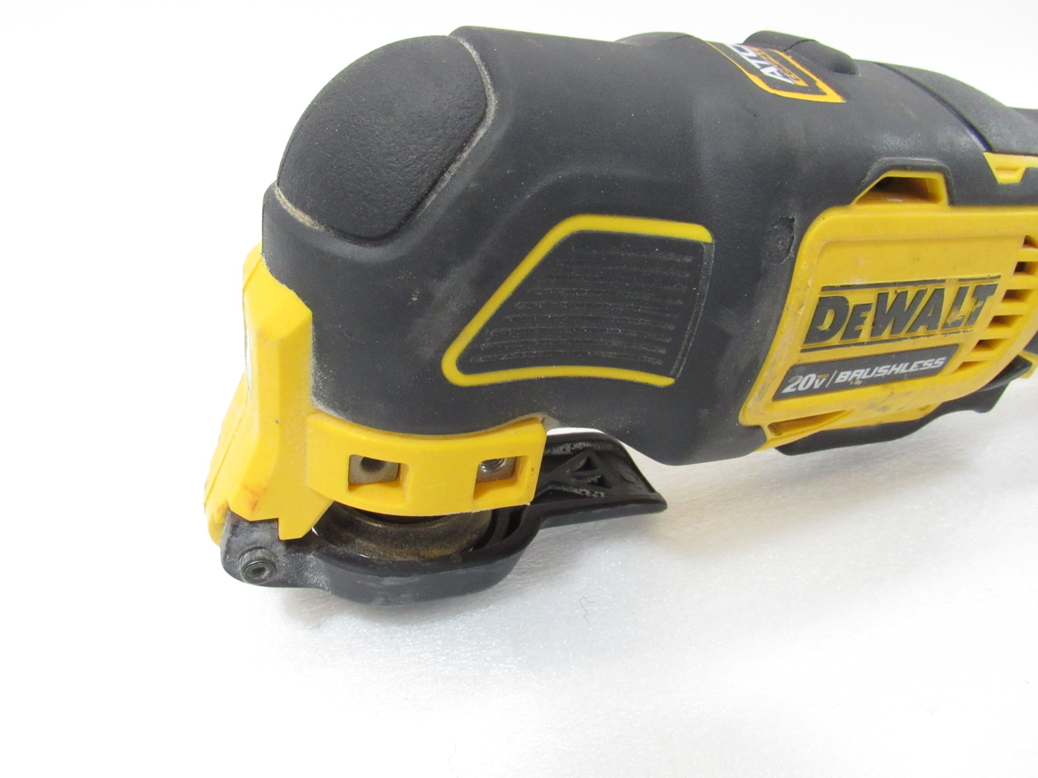 DEWALT DCS354 ATOMIC 20-Volt MAX Cordless Brushless Oscillating Multi-Tool